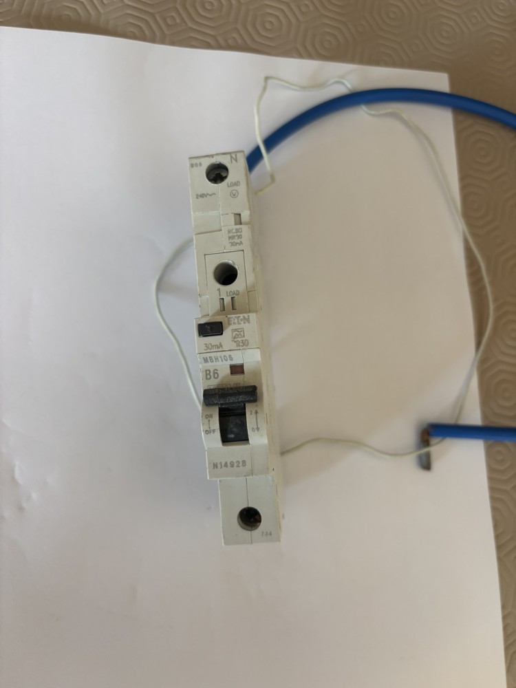 EATON MR30 C6 6 AMP 10KA 30mA FIELD FIT POD FOR MEMSHIELD 2 (LEADS ...