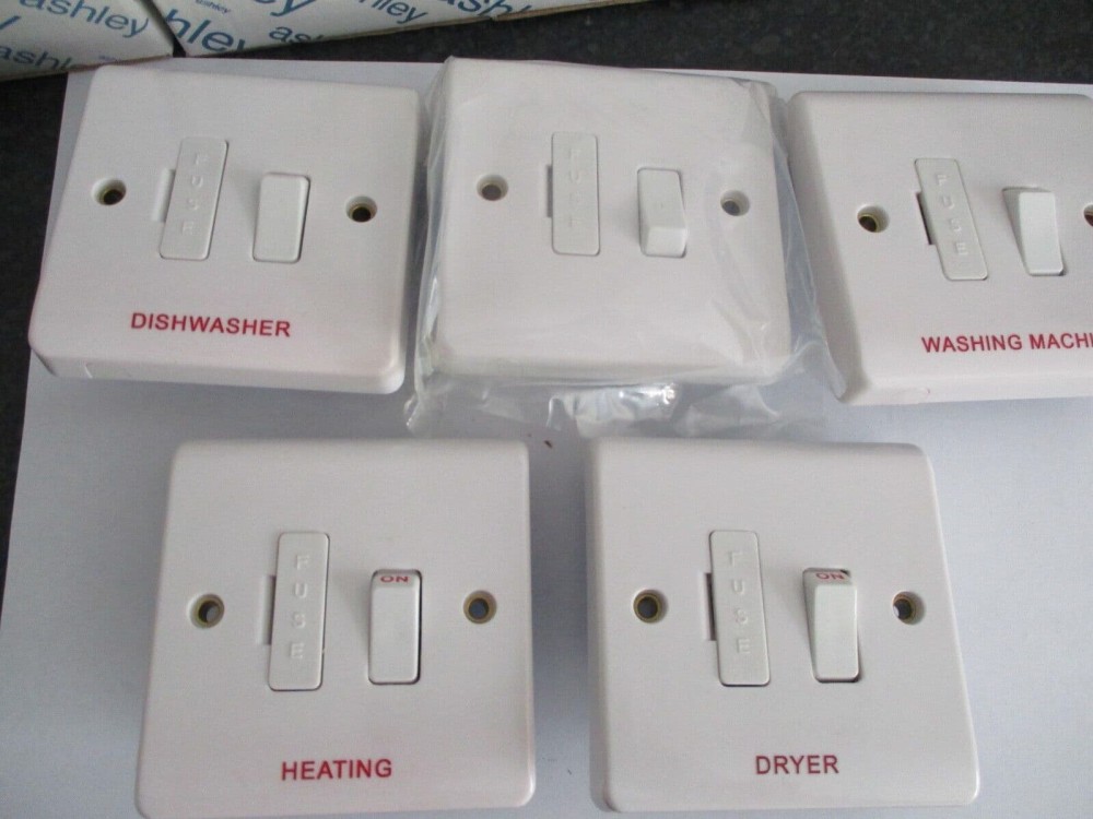 ASHLEY PROFILE PLUS 13A WHITE SWITCHED FUSED SPUR PSSU83 MULTI LISTING