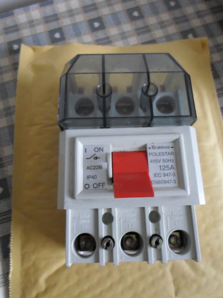 CRABTREE 125 AMP 125SW4 4 POLE MAIN SWITCH DISCONNECTOR