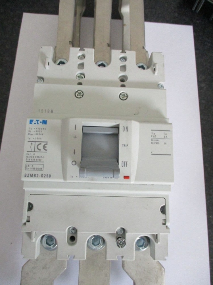 EATON 250 AMP NMZB2-S250 TRIPLE POLE SWITCH DISCONNECTOR