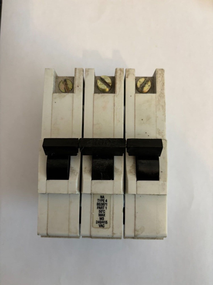 FEDERAL ELECTRIC 100 AMP NA TYPE 4 NA3P100 TRIPLE POLE MCB CIRCUIT BREAKER