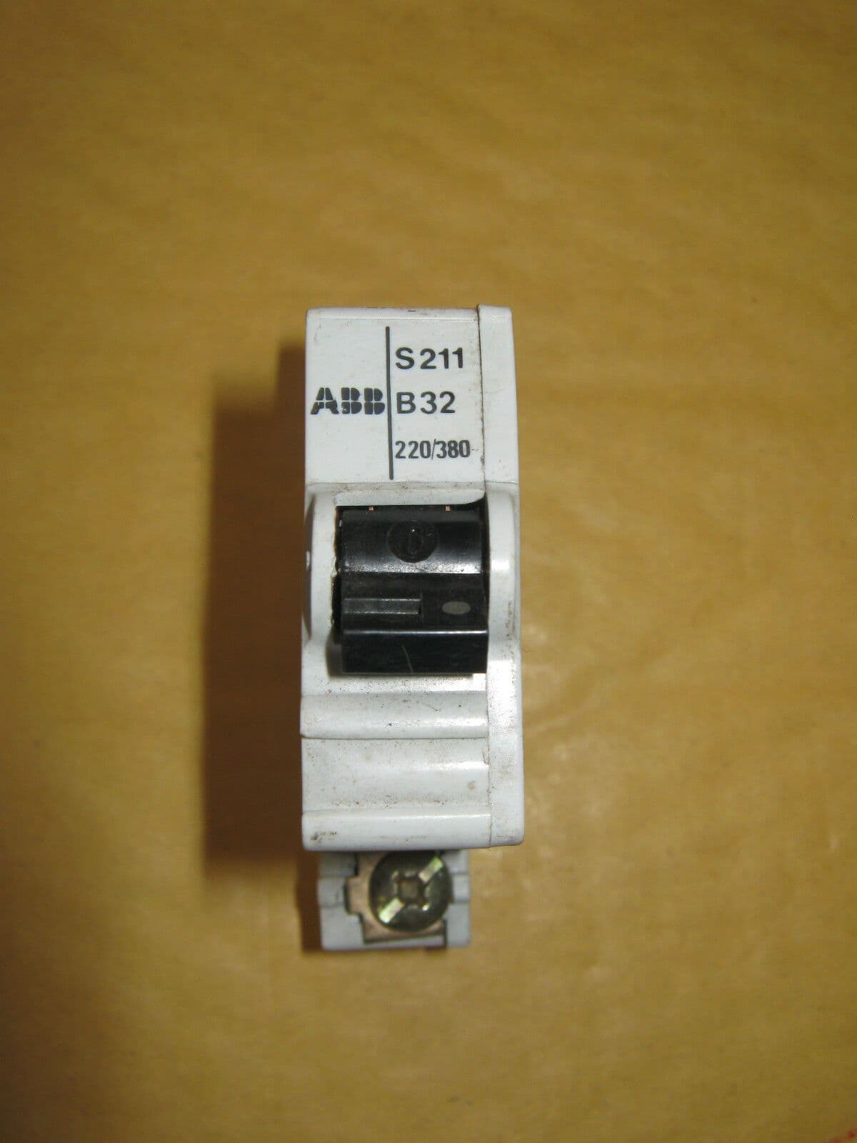 ABB S211 K16A 16 AMP AMP SINGLE POLE MCB CIRCUIT BREAKER