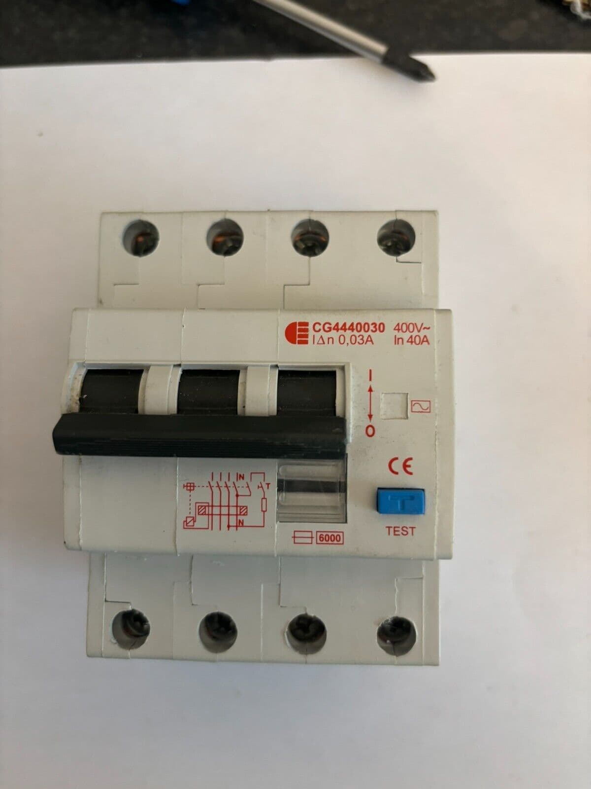 CEENORM CG4440030 40 AMP 30mA 4 POLE RCCB CIRCUIT BREAKER