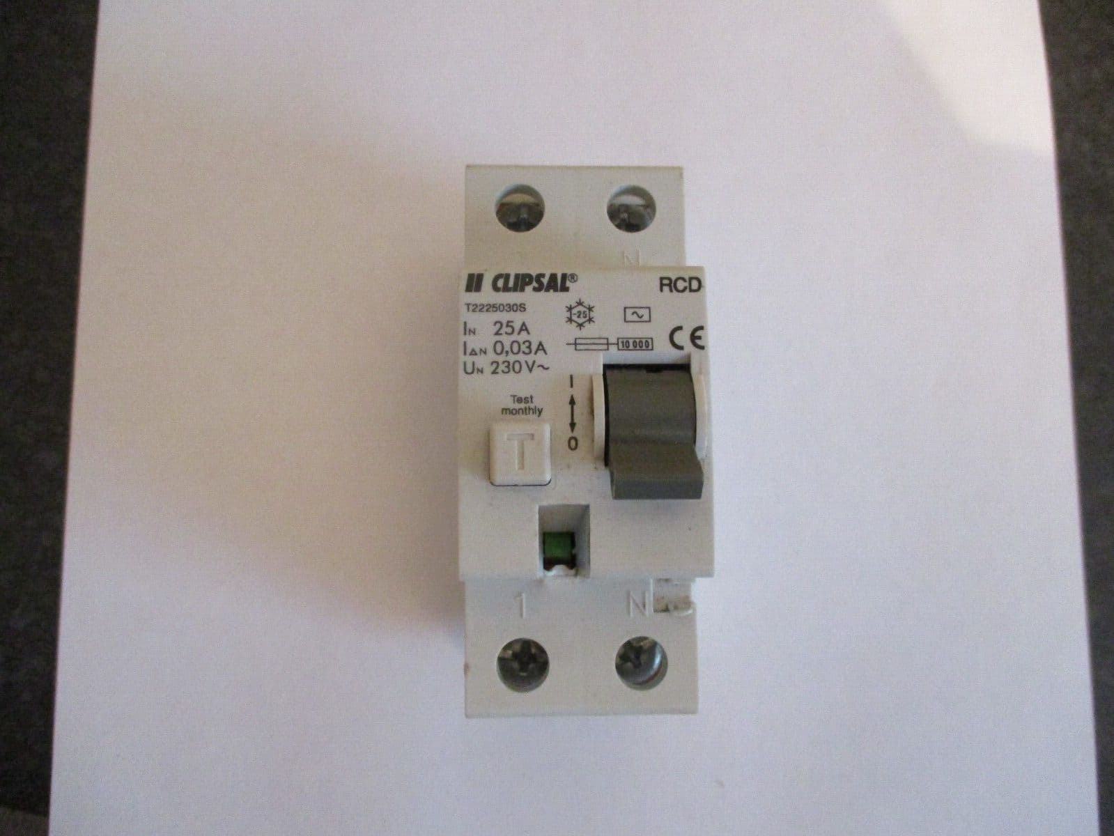 CLIPSAL 25 AMP 30mA T2225030S RCD CIRCUIT BREAKER