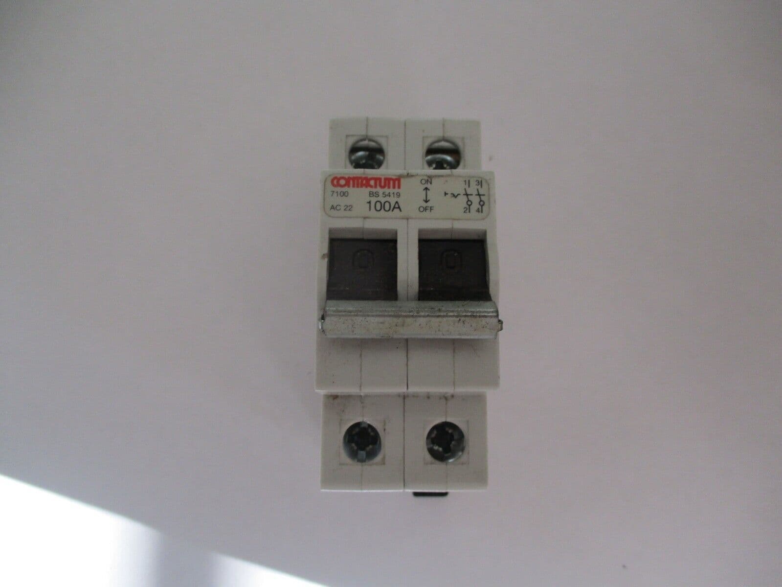 CONTACTUM 100 AMP 7100 DOUBLE MAIN SWITCH ISOLATOR