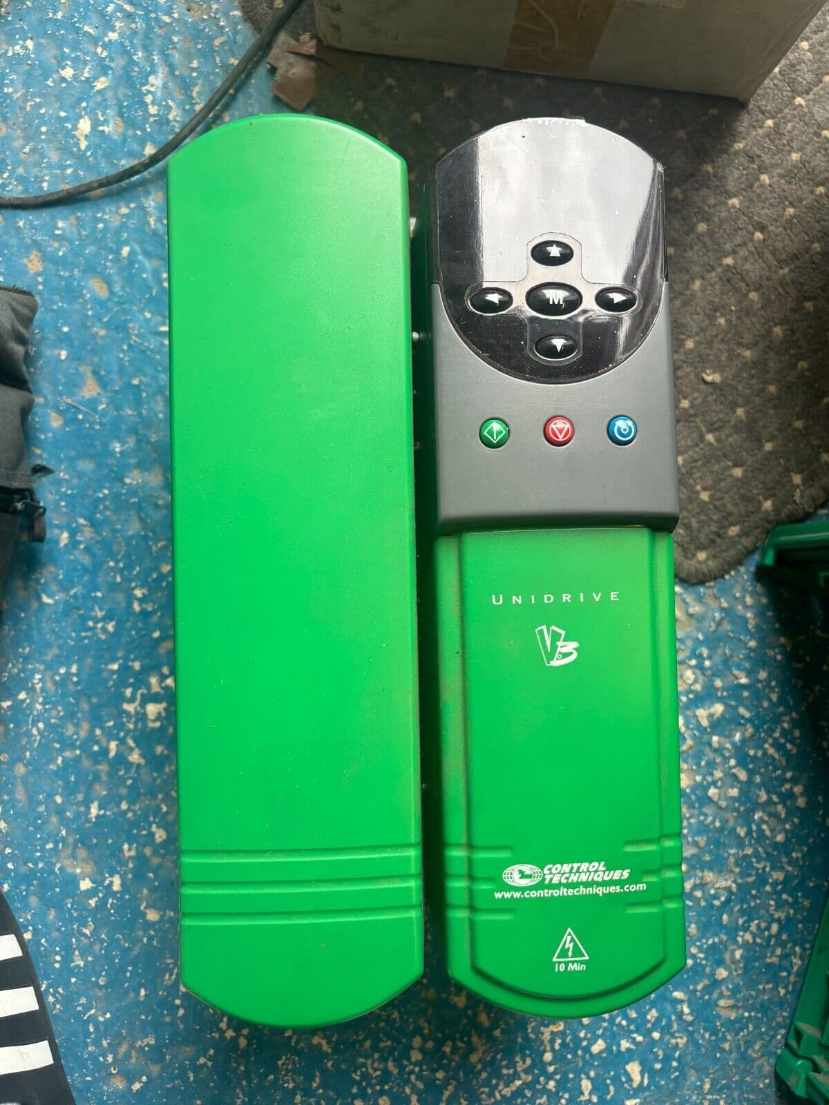 CONTROL TECHNIQUES UNIDRIVE UN12402 75KW INVERTER