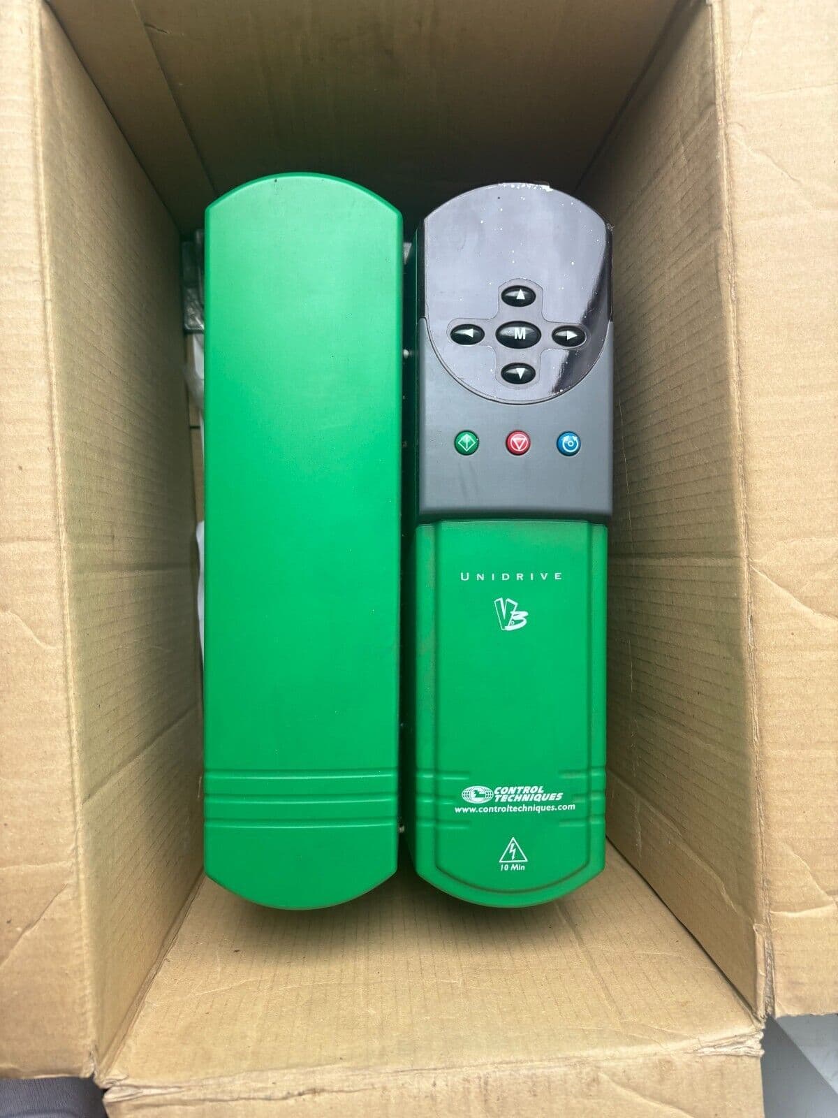 CONTROL TECHNIQUES UNIDRIVE UN12402 75KW INVERTER