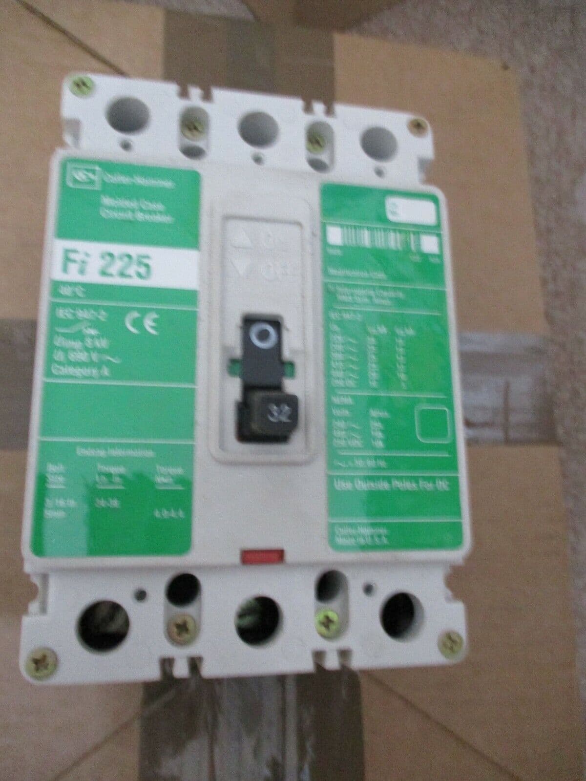 CUTLER HAMMER FI 225 32 AMP TRIPLE POLE MCCB CIRCUIT BREAKER