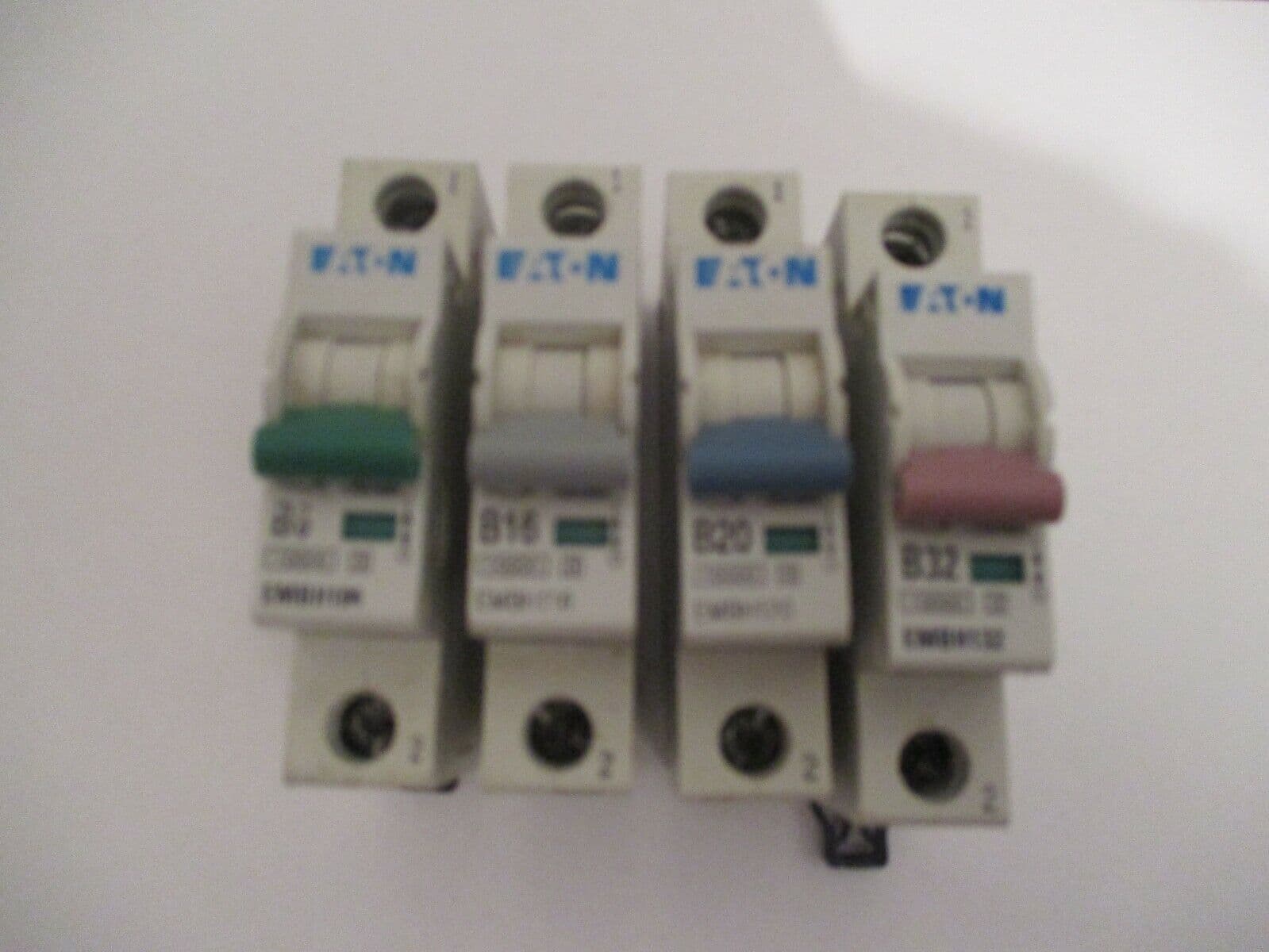 EATON EMBH1 RANGE B6 B10 B16 B20 B32 B40 10KA SINGLE POLE MCB CIRCUIT ...