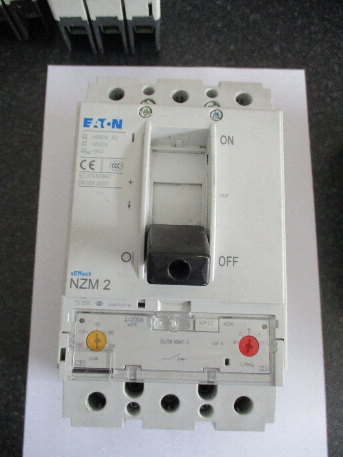 EATON NZMC2 A200 200 AMP ADJUSTABLE TRIPLE POLE MCCB CIRCUIT BREAKER