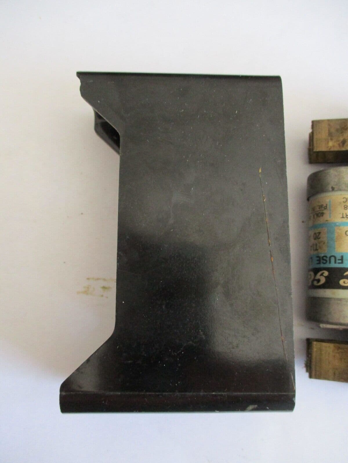 GEC TYPE RS32 TIA 32 UPTO 32 AMP HRC FUSE CARRIER AND BASE