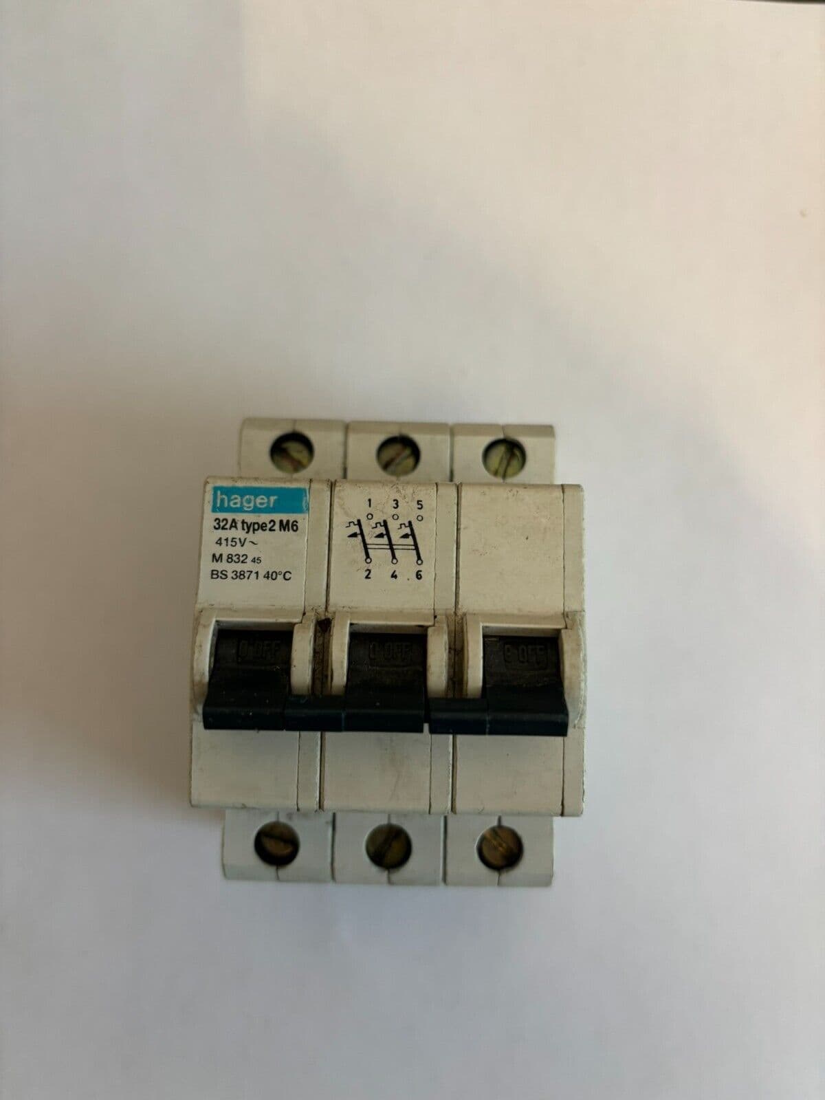 HAGER 32 AMP TYPE 2 M6 M832 45 TRIPLE POLE MCB CIRCUIT BREAKER