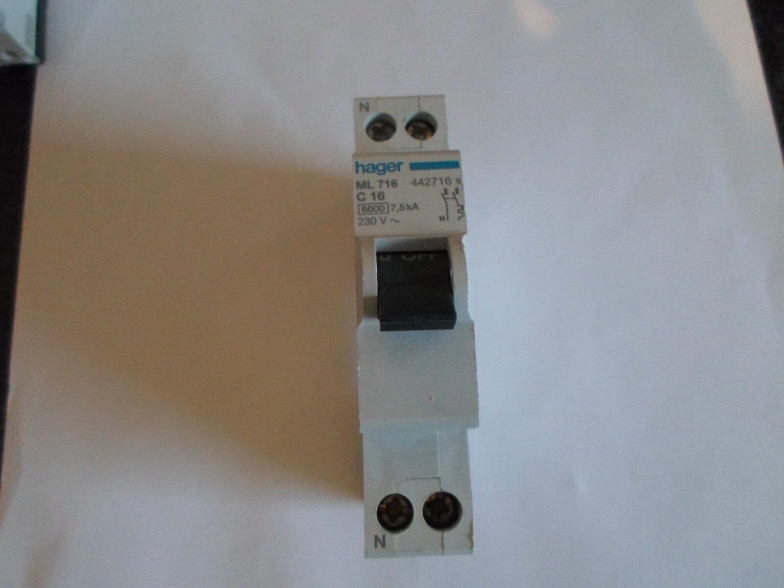 HAGER ML 716 C16 16 AMP 442716 SINGLE POLE MCB WITH NEUTRAL CIRCUIT BREAKER