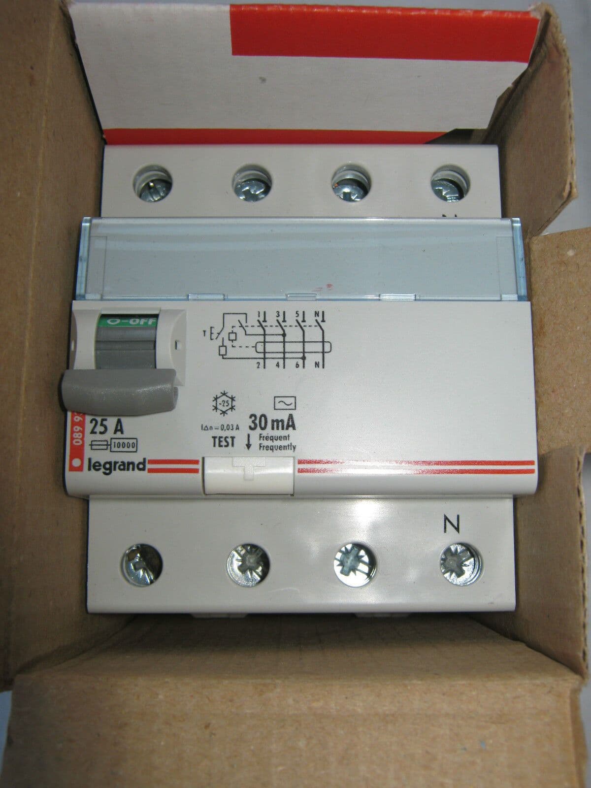 LEGRAND 25 AMP 30mA 4 POLE 08993 RCD CIRCUIT BREAAKER