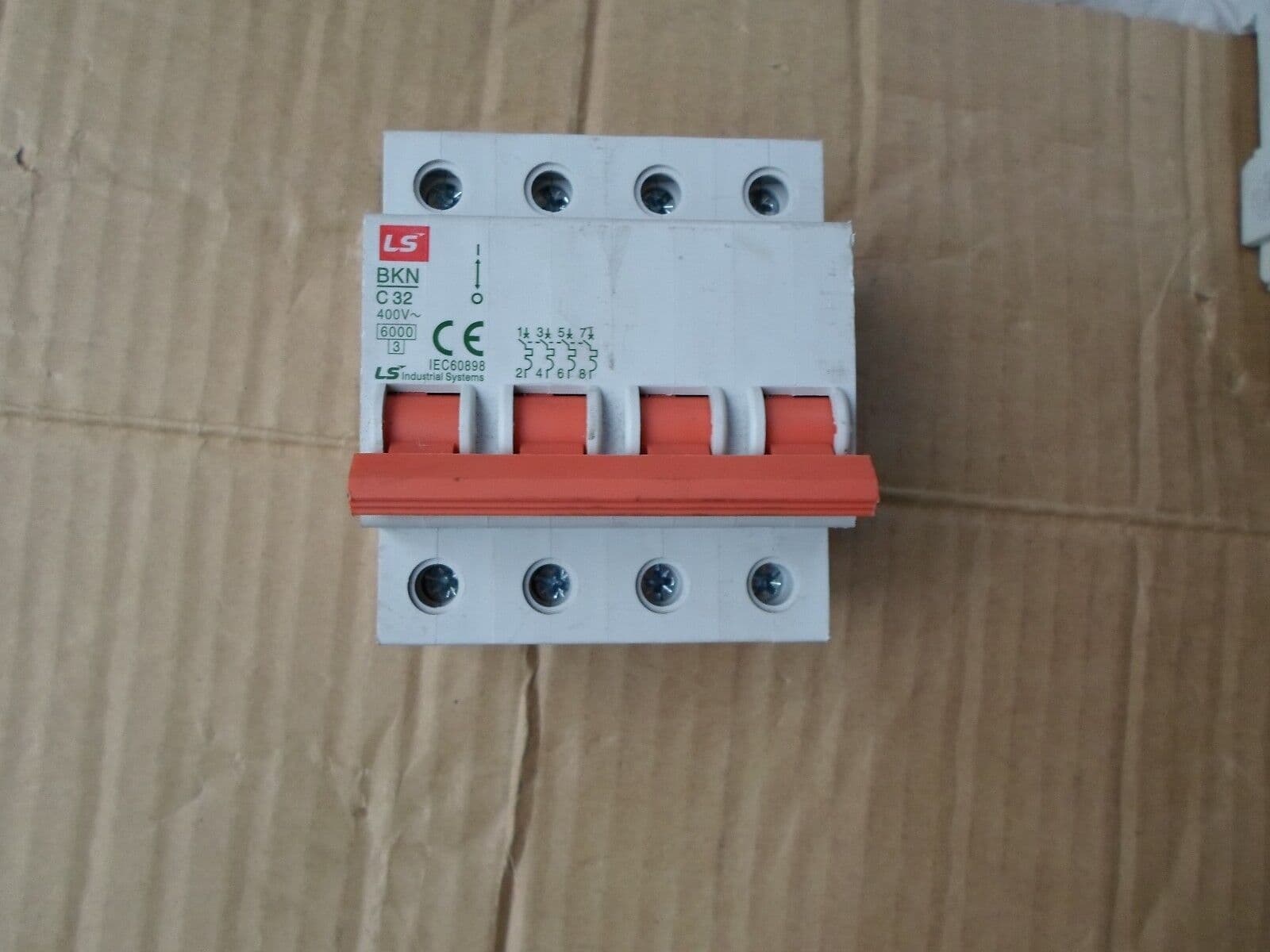 LS INDUSTRIAL SYSTEMS BKN C32 32 AMP 6KA 4 POLE CIRCUIT BREAKER
