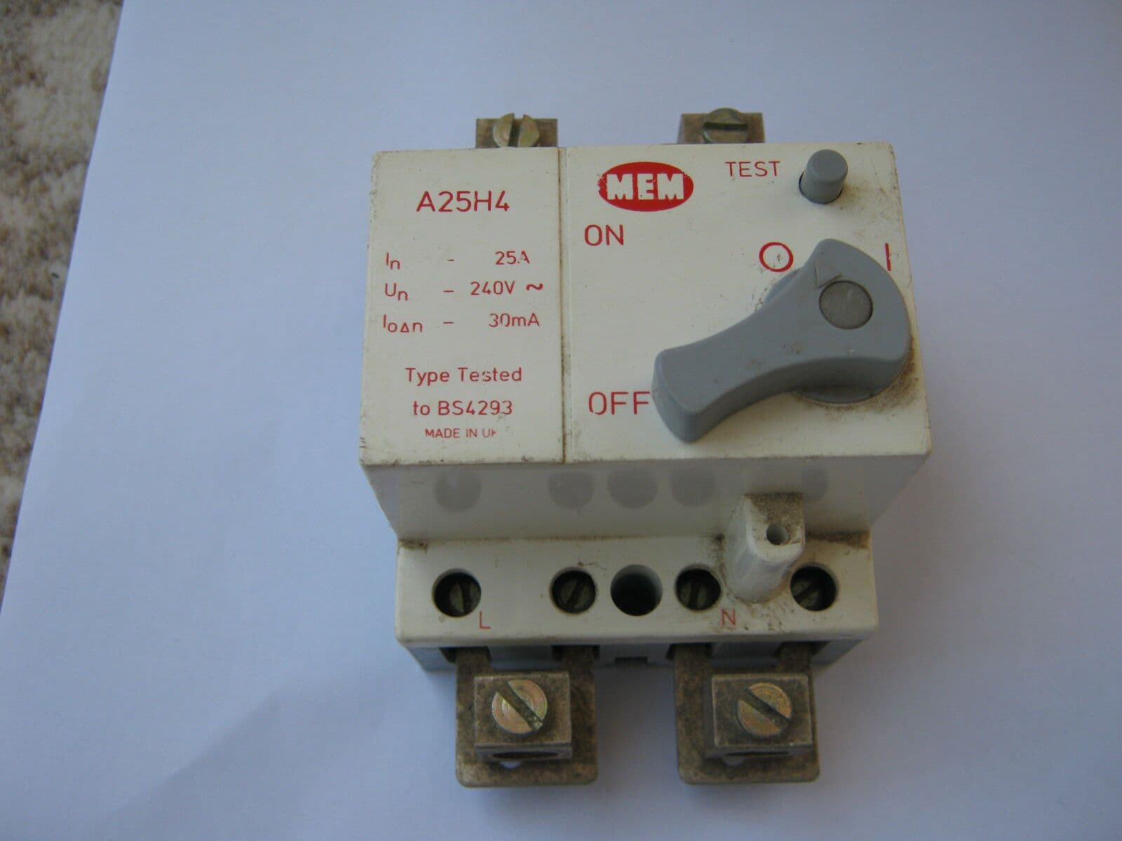 MEM A25H4 25 AMP 30mA BS 4293 RCD CIRCUIT BREAKER