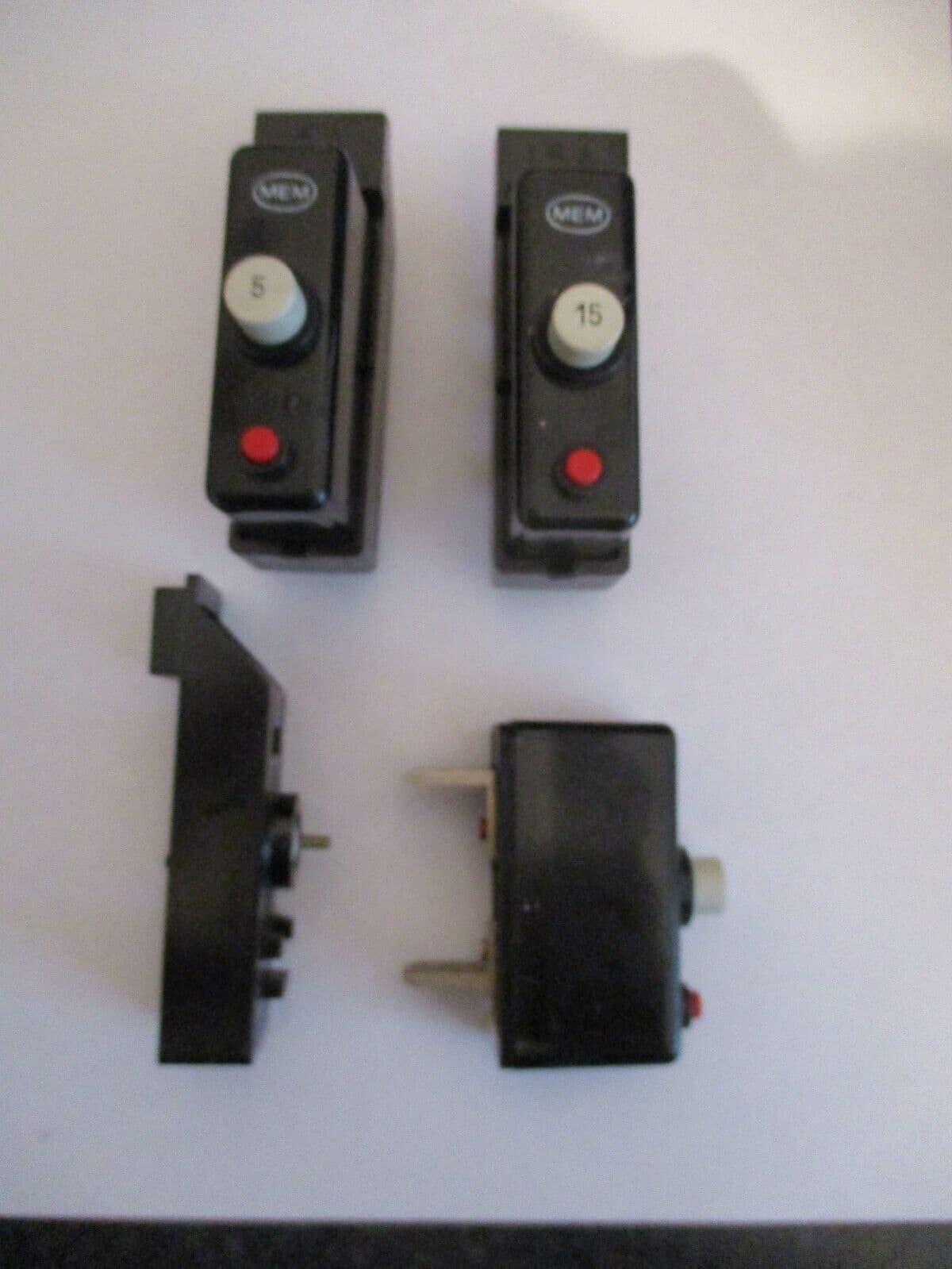 MEM QCB RANGE 5 AMP 15 AMP 20 AMP 30 AMP PLUG IN MCB CIRCUIT BREAKERS