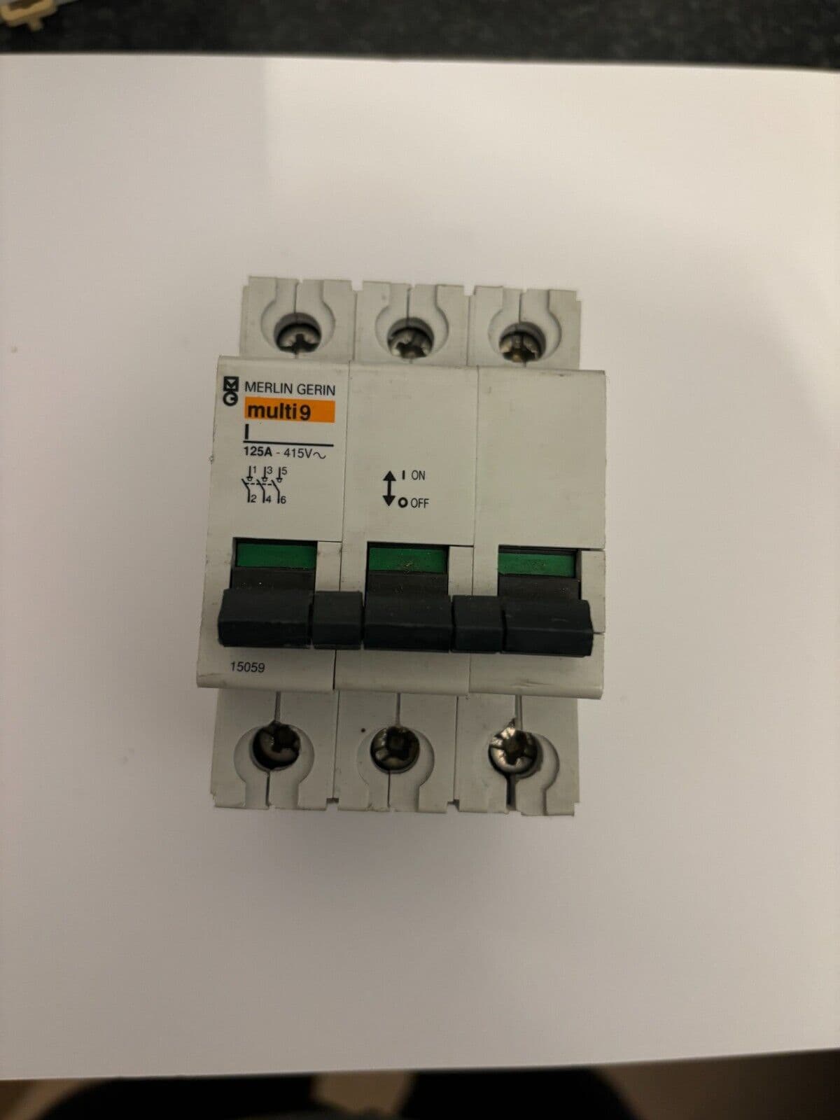 MERLIN GERIN 125 AMP 15059 TRIPLE POLE MAIN SWITCH DISCONNECTOR