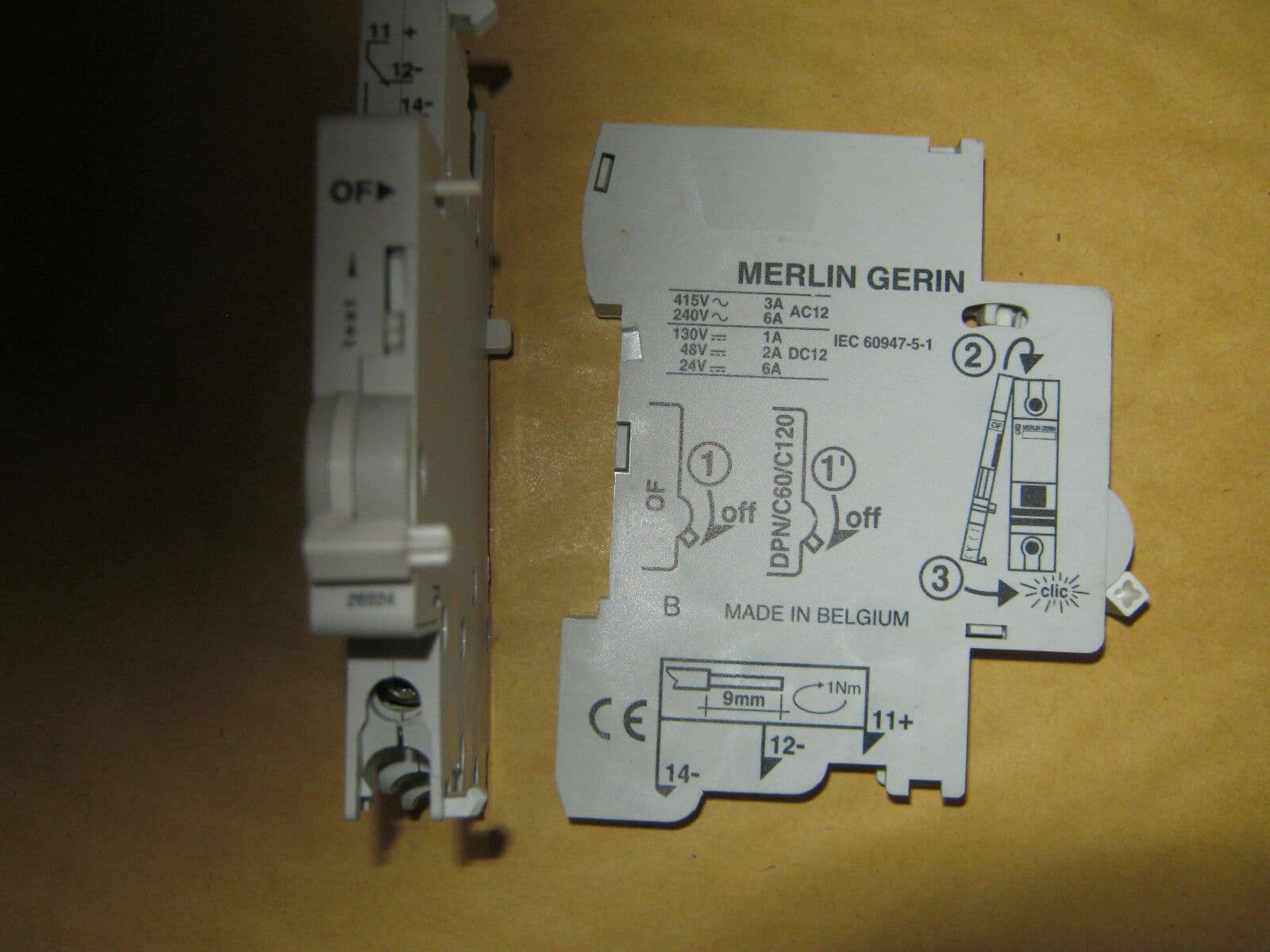 MERLIN GERIN AUXILIARY CONTACT 26924