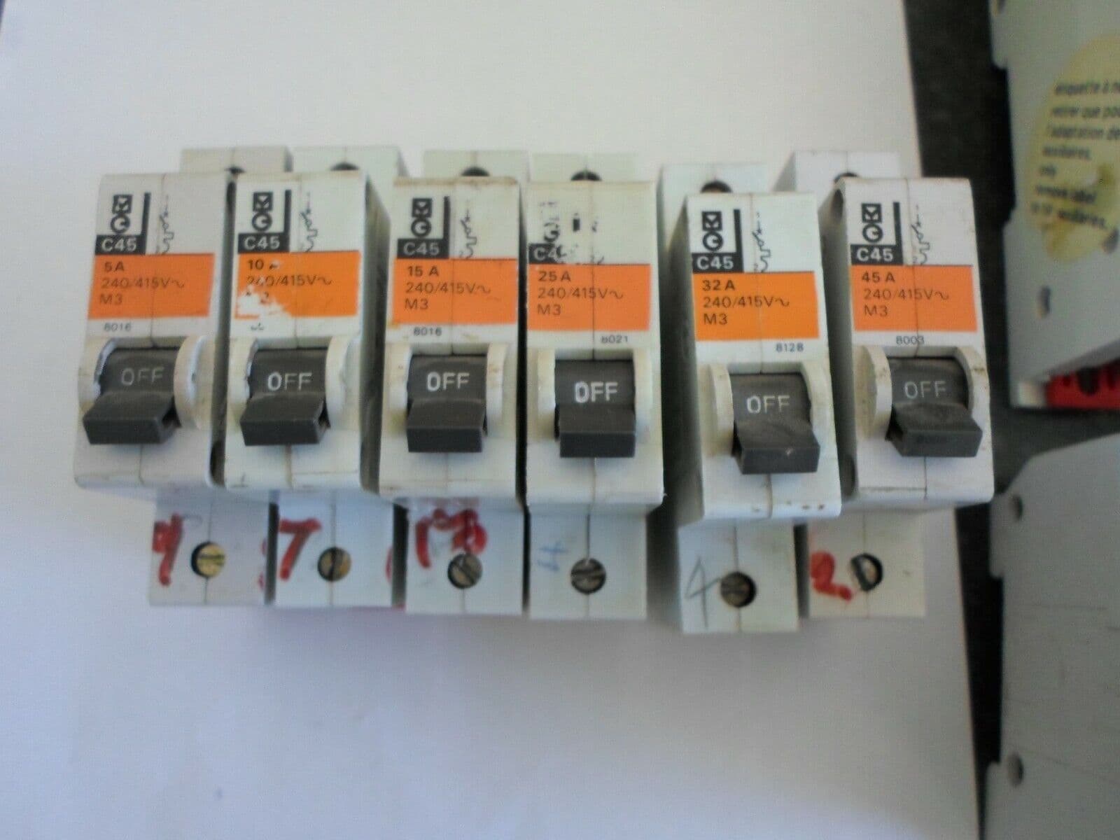 MERLIN GERIN C45 M3 5A 10A 15A 25A 32A 45A SINGLE POLE MCB CIRCUIT BREAKERS