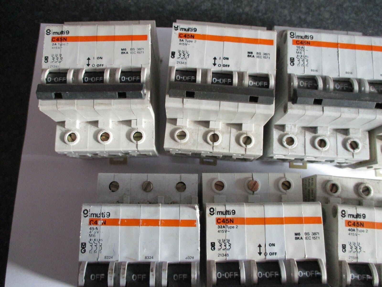 MERLIN GERIN C45N 5 10 15 20 25 32 40 45 50 63 AMP TYPE 2 TRIPLE POLE MCBS