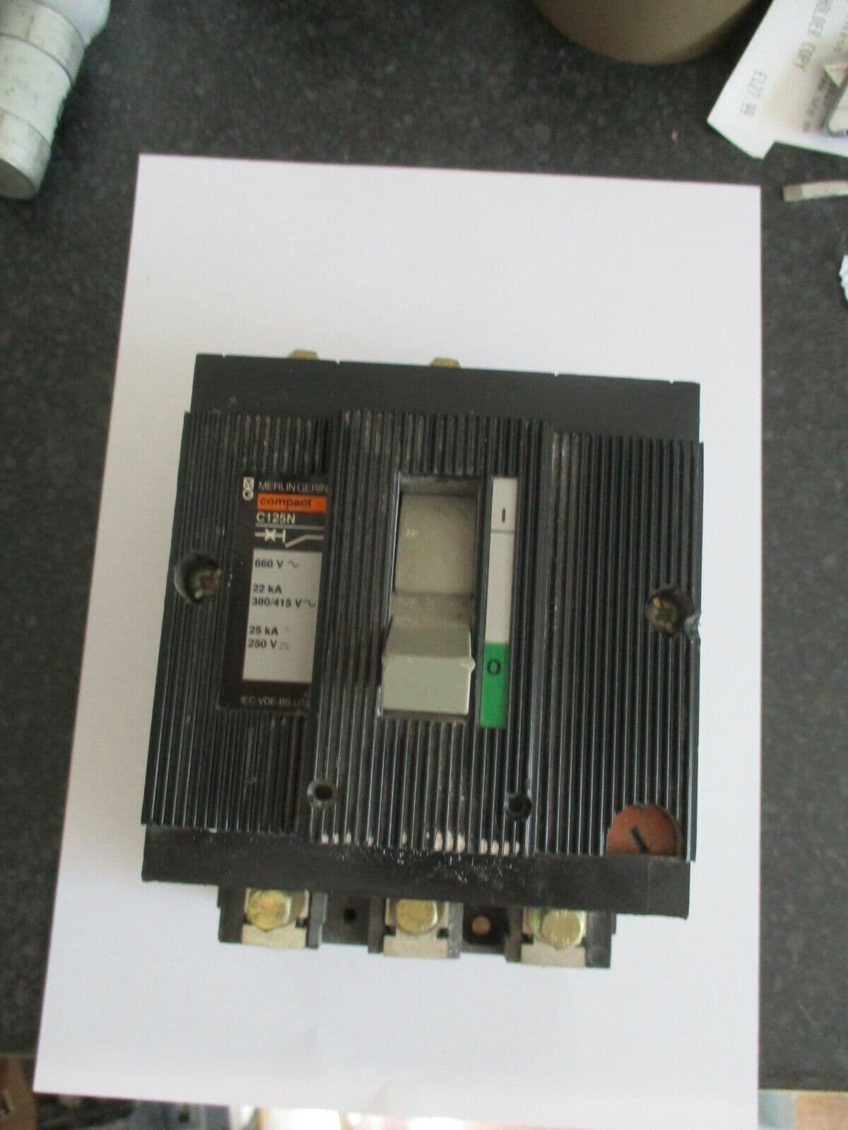 MERLIN GERIN COMPACT C125N 25 AMP TRIPLE POLE MCCB CIRCUIT BREAKER