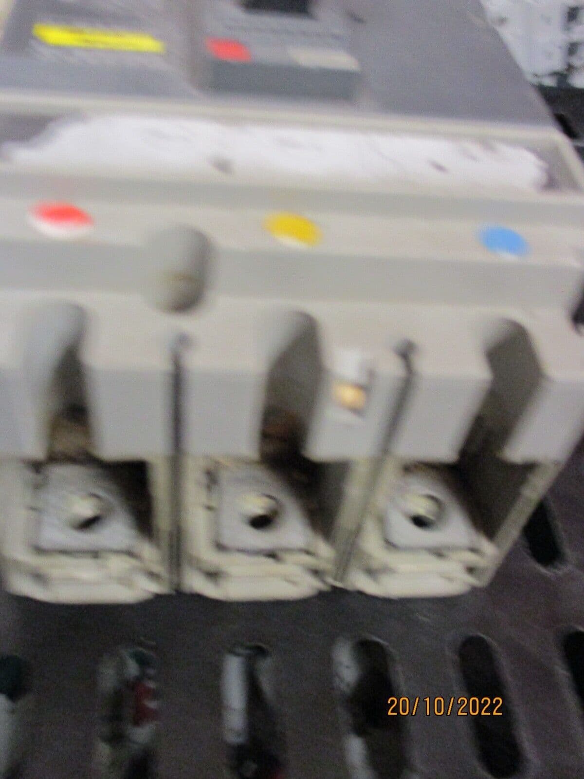 MERLIN GERIN COMPACT NS225E 200 AMP TRIPLE POLE MCCB CIRCUIT BREAKER