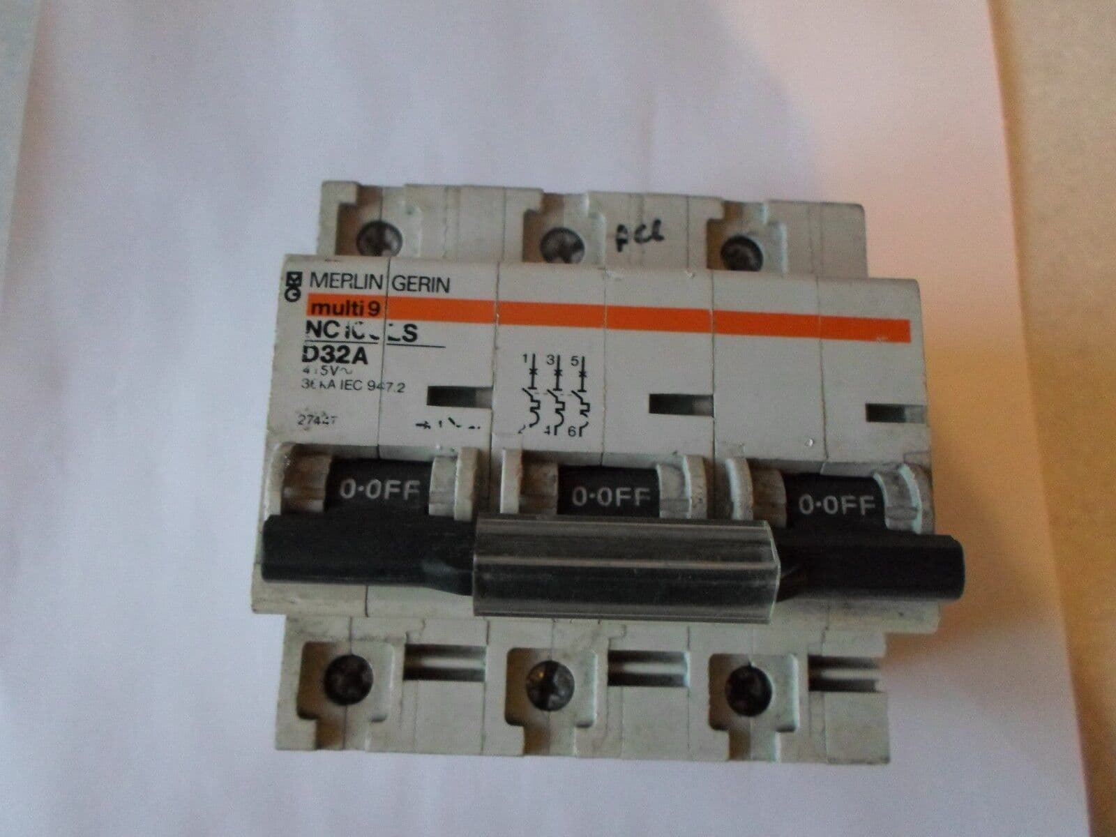 MERLIN GERIN NC100LS D32A 32 AMP 36KA 27447 TRIPLE POLE MCB CIRCUIT BREAKER