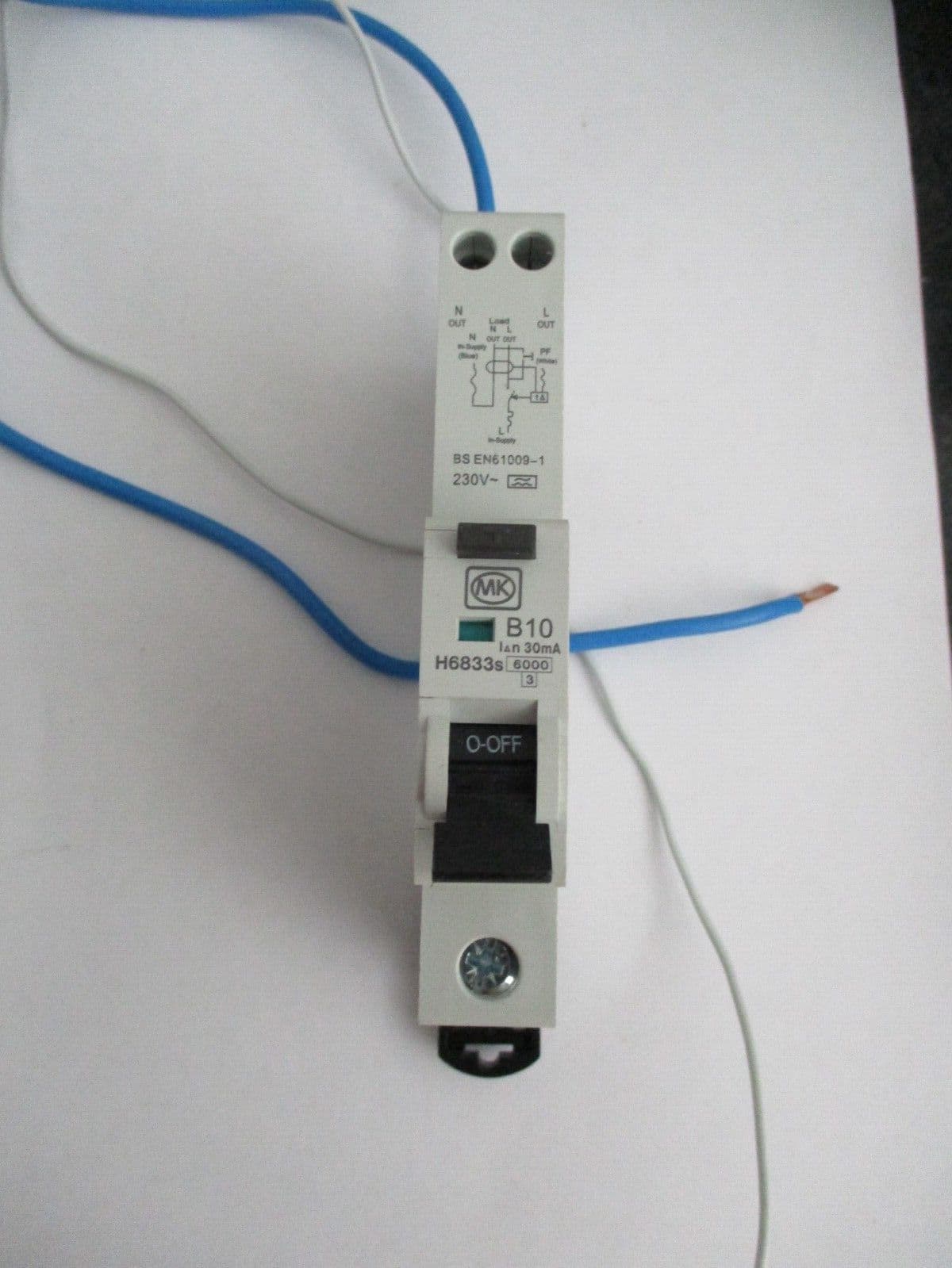 MK SENTRY H6833s B10 10 AMP 30mA RCBO CIRCUIT BREAKER