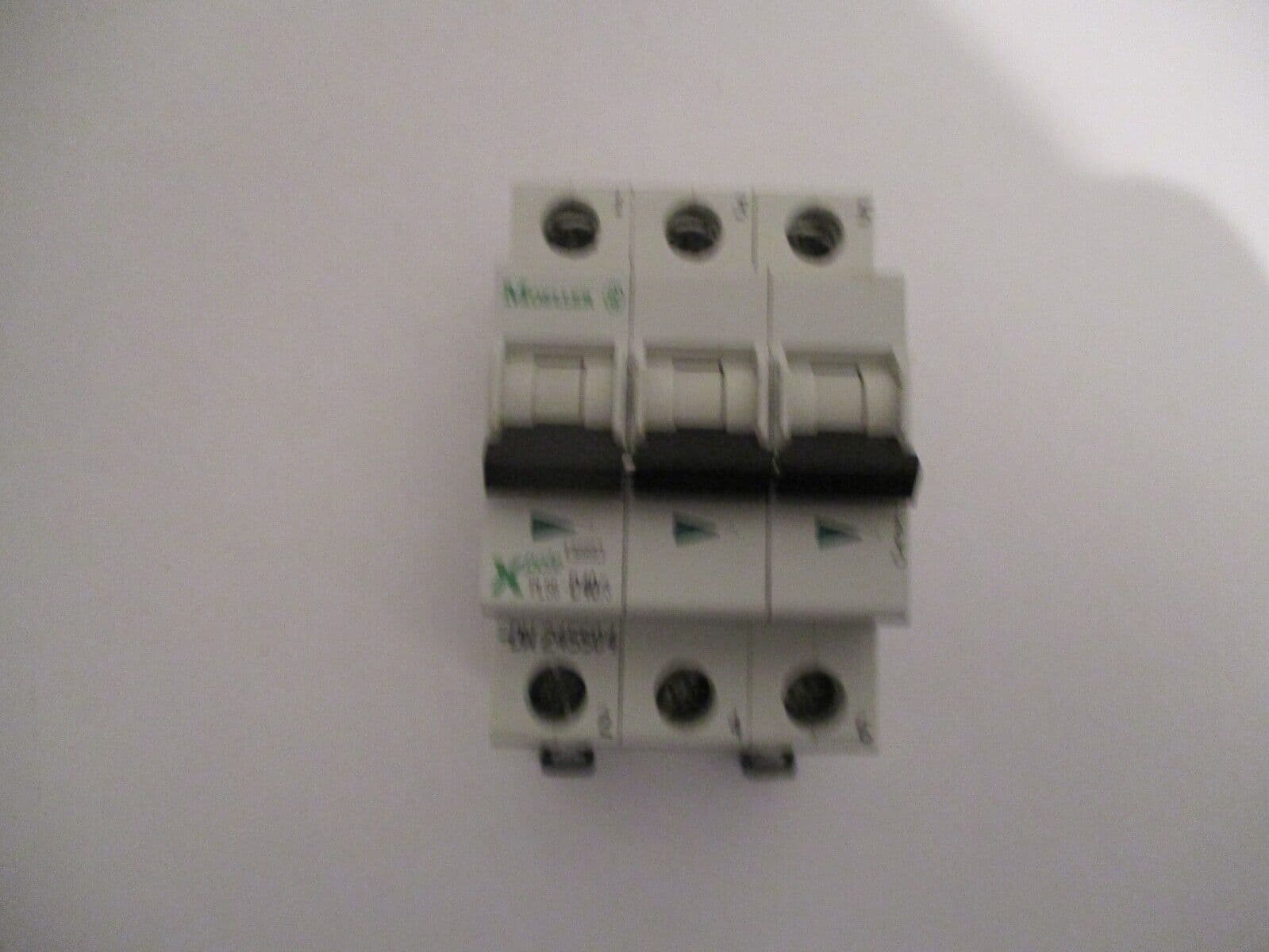 MOELLER EATON XPOLE D40 40 AMP PLS6-D40/3 DW 10KA TRIPLE POLE CIRCUIT ...