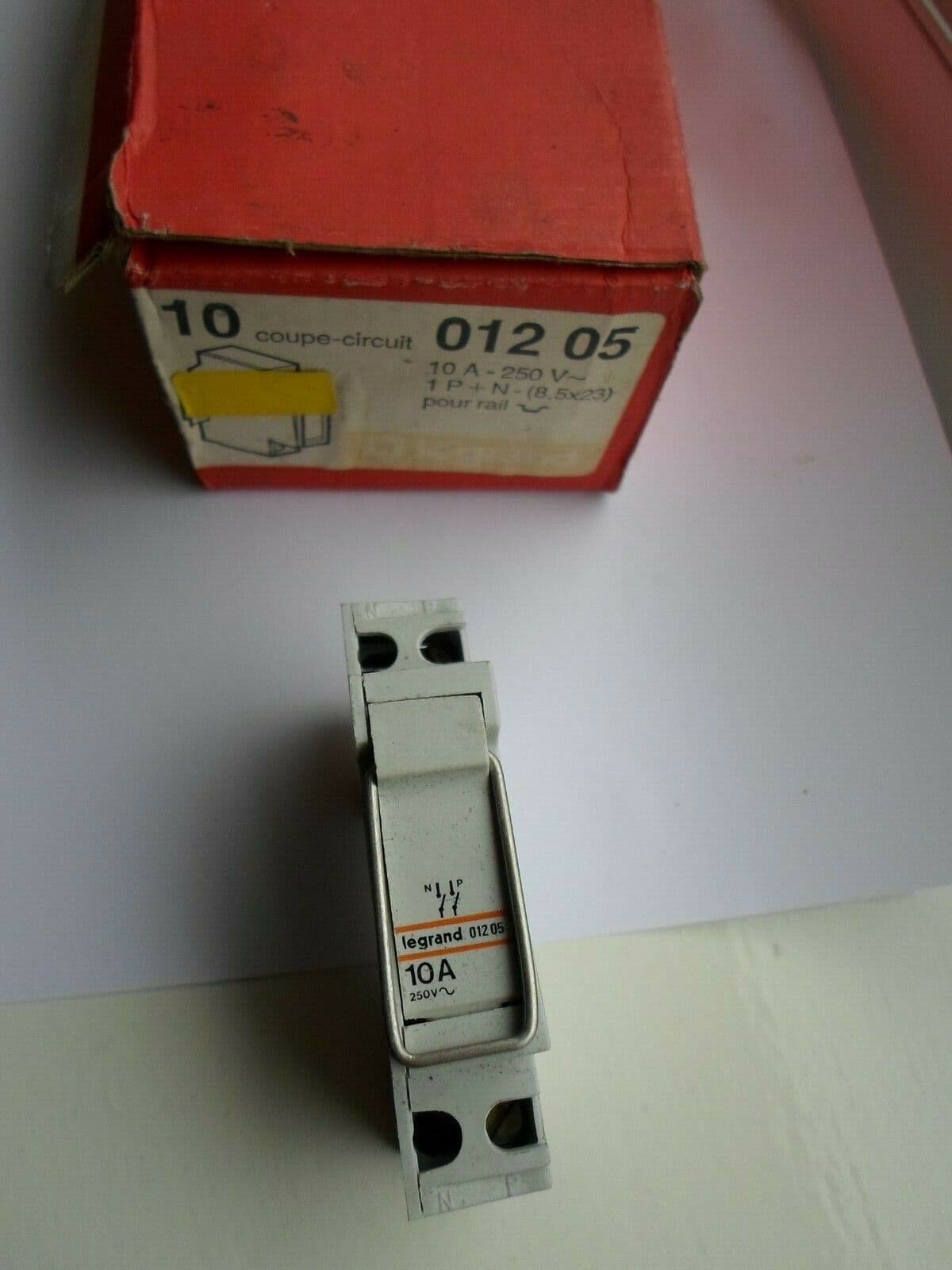 NEW LEGRAND 10 AMP 01205 SINGLE POLE FUSE HOLDER