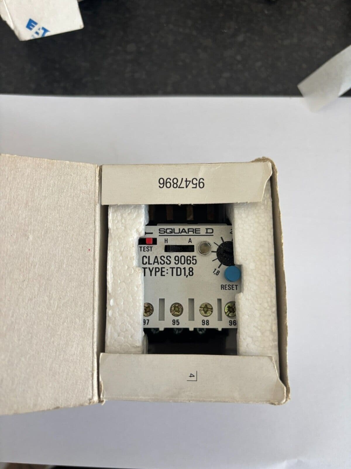 NEW SQUARE D CLASS 9065 TYPE TD18 18 TO 26 OVERLOAD RELAY