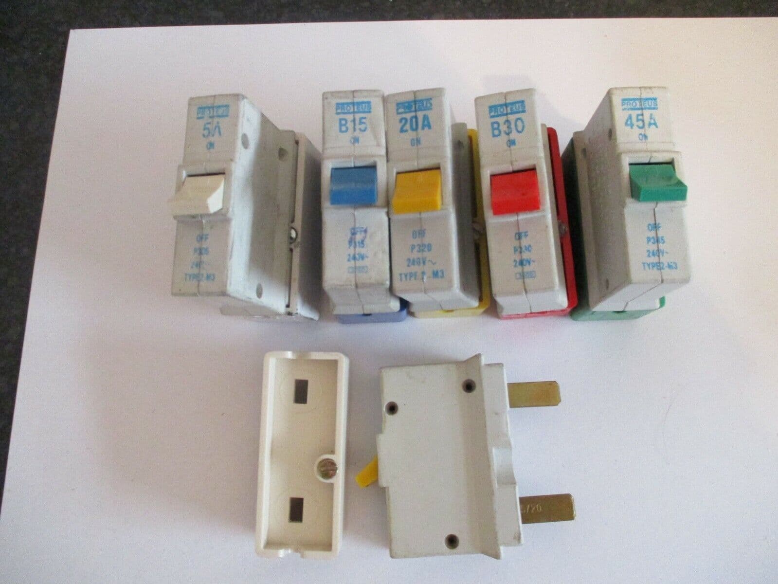 PROTEUS / CENTAUR B5 B15 B20 B30 B40 B45 PLUG IN MCB CIRCUIT BREAKERS