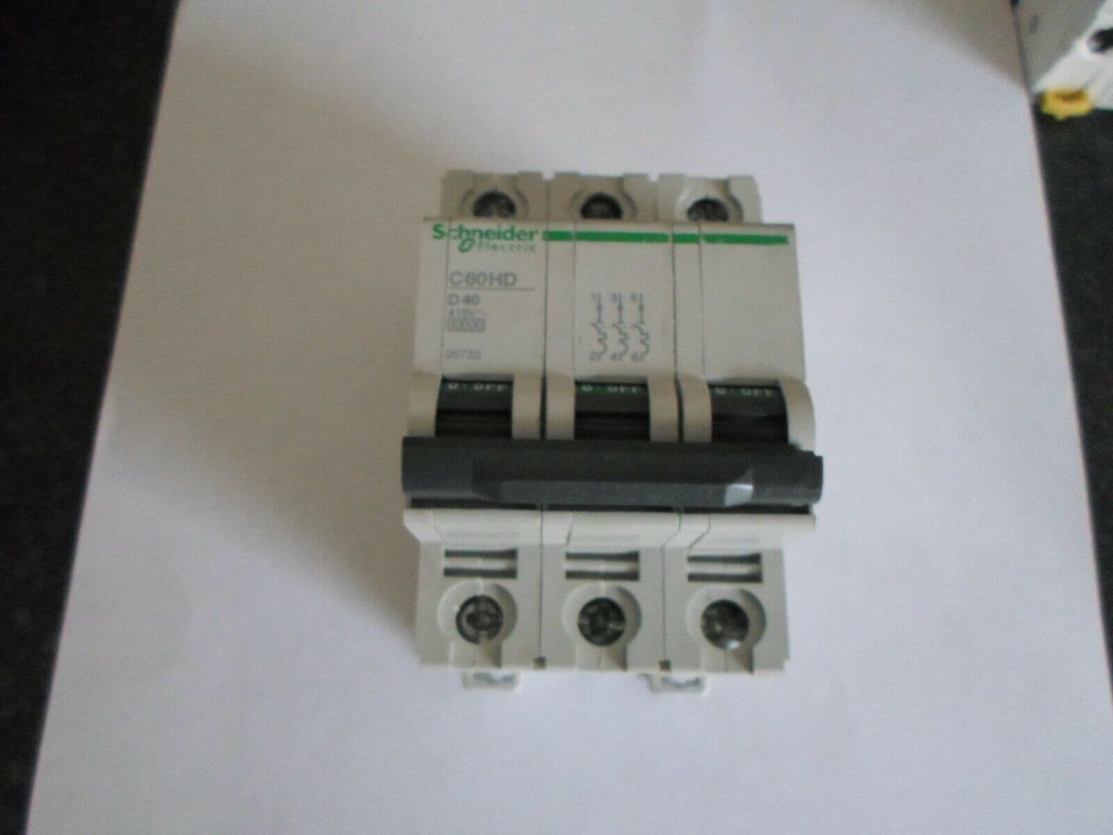 SCHNEIDER ELECTRIC C60HD D40 40 AMP 25733 10KA TRIPLE POLE MCB CIRCUIT ...