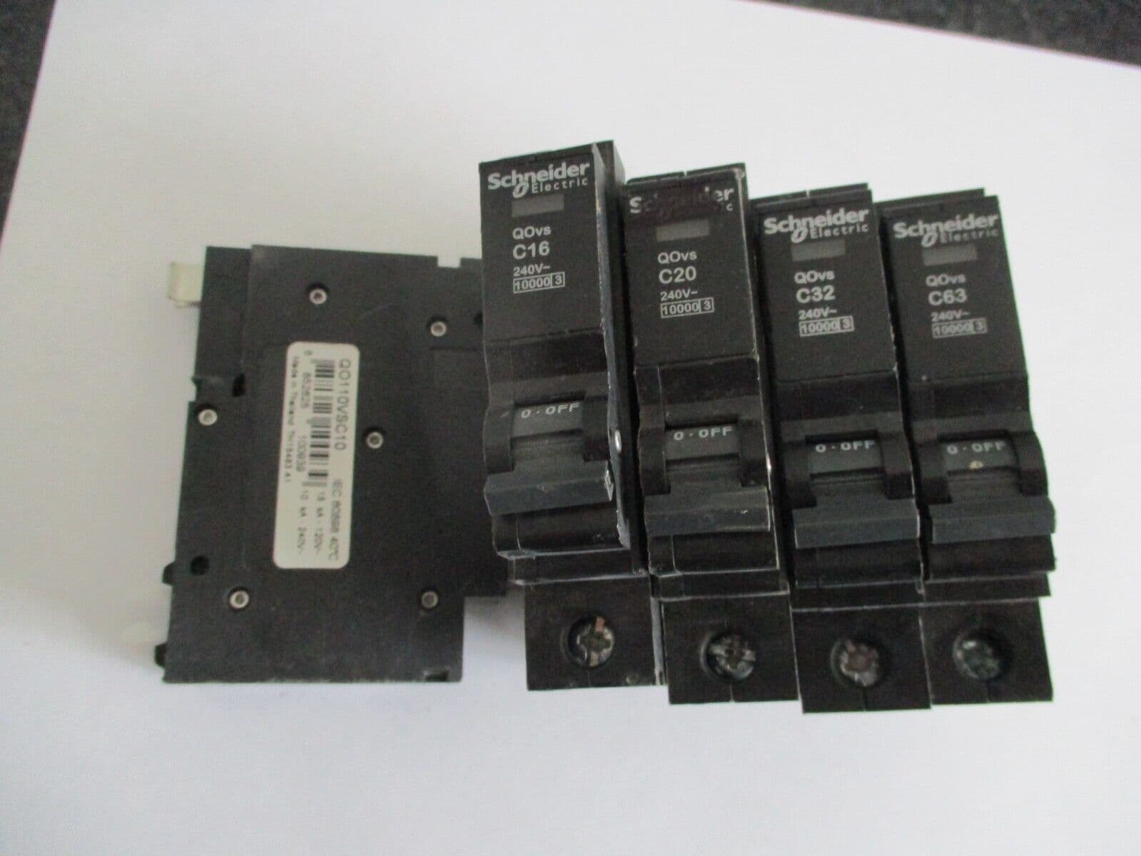 SCHNEIDER QOVS C6 C10 C16 C20 C32 C40 C63 10KA SINGLE POLE MCB CIRCUIT BREAKERS