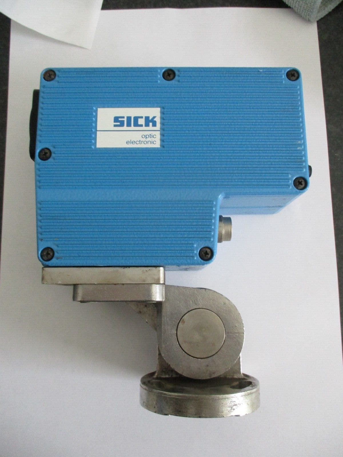 SICK OPTIC ELECTRONIC DME3000-111 1 013 110 LASER DISTANCE MEASURING DEVICE