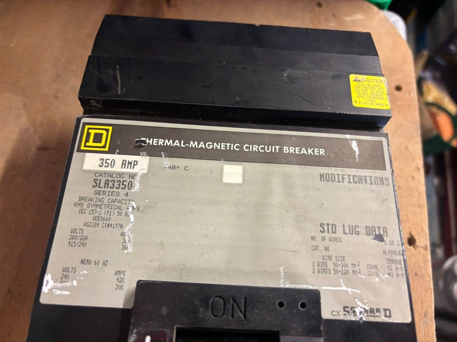 SQUARE D 350 AMP SLA3350 SERIES 4 ADJUSTABLE 3 PHASE MCCB CIRCUIT BREAKER