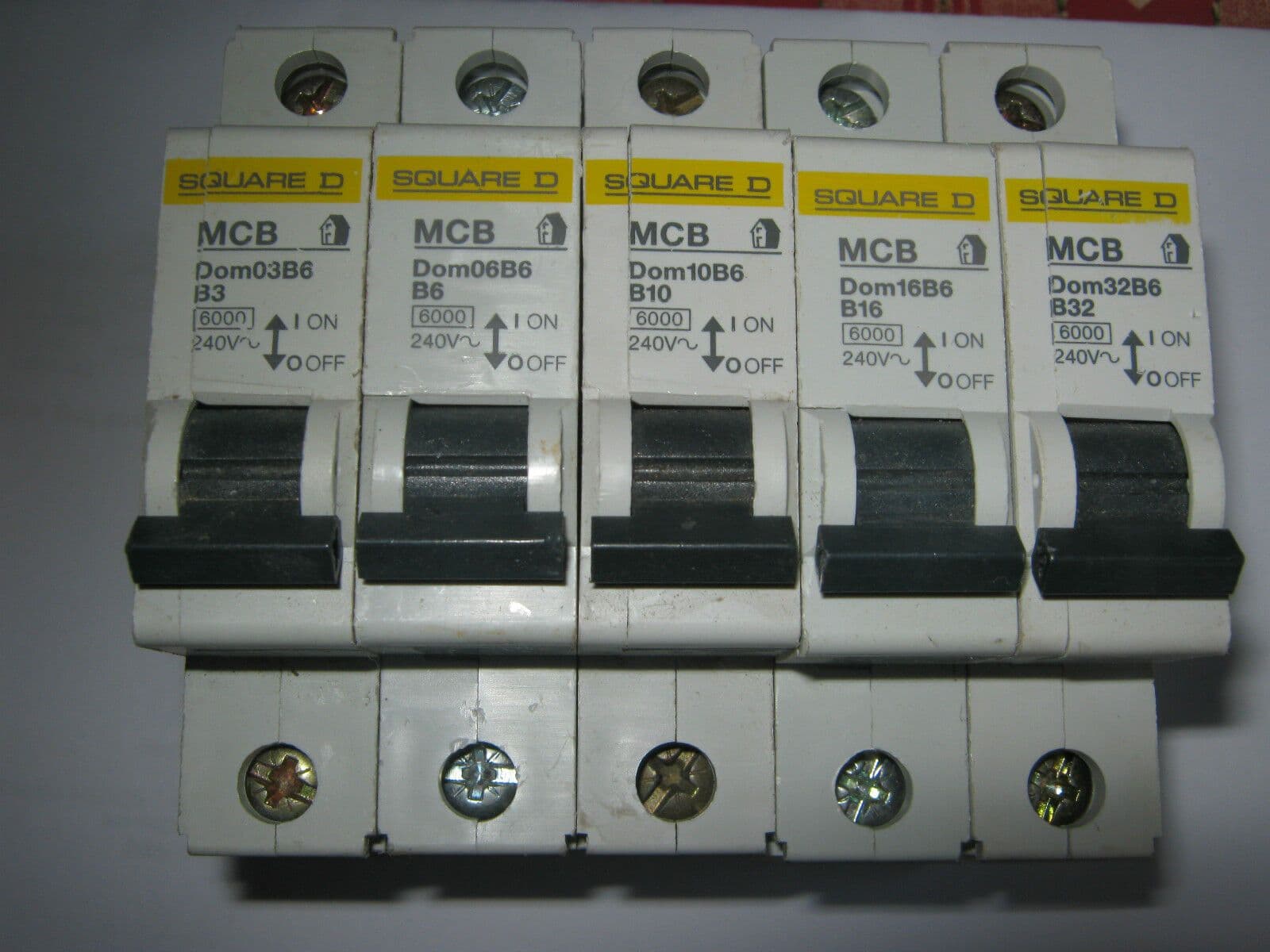 SQUARE D DOM RANGE B3 B6 B10 B16 B20 B32 B40 B45 6 KA SINGLE POLE MCBS