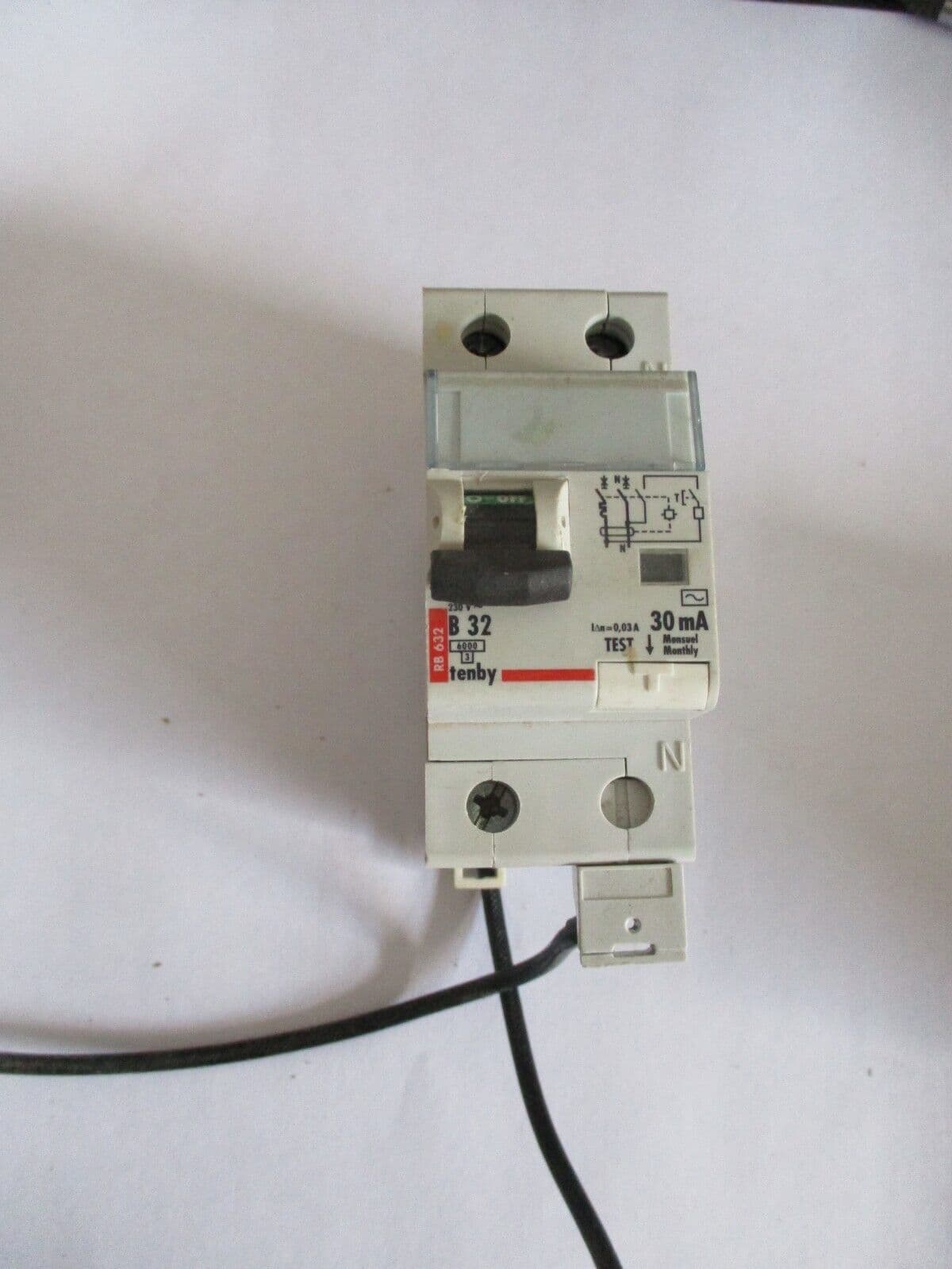TENBY B32 32 AMP 30mA 6KA R8 632 RCD RCBO CIRCUIT BREAKER
