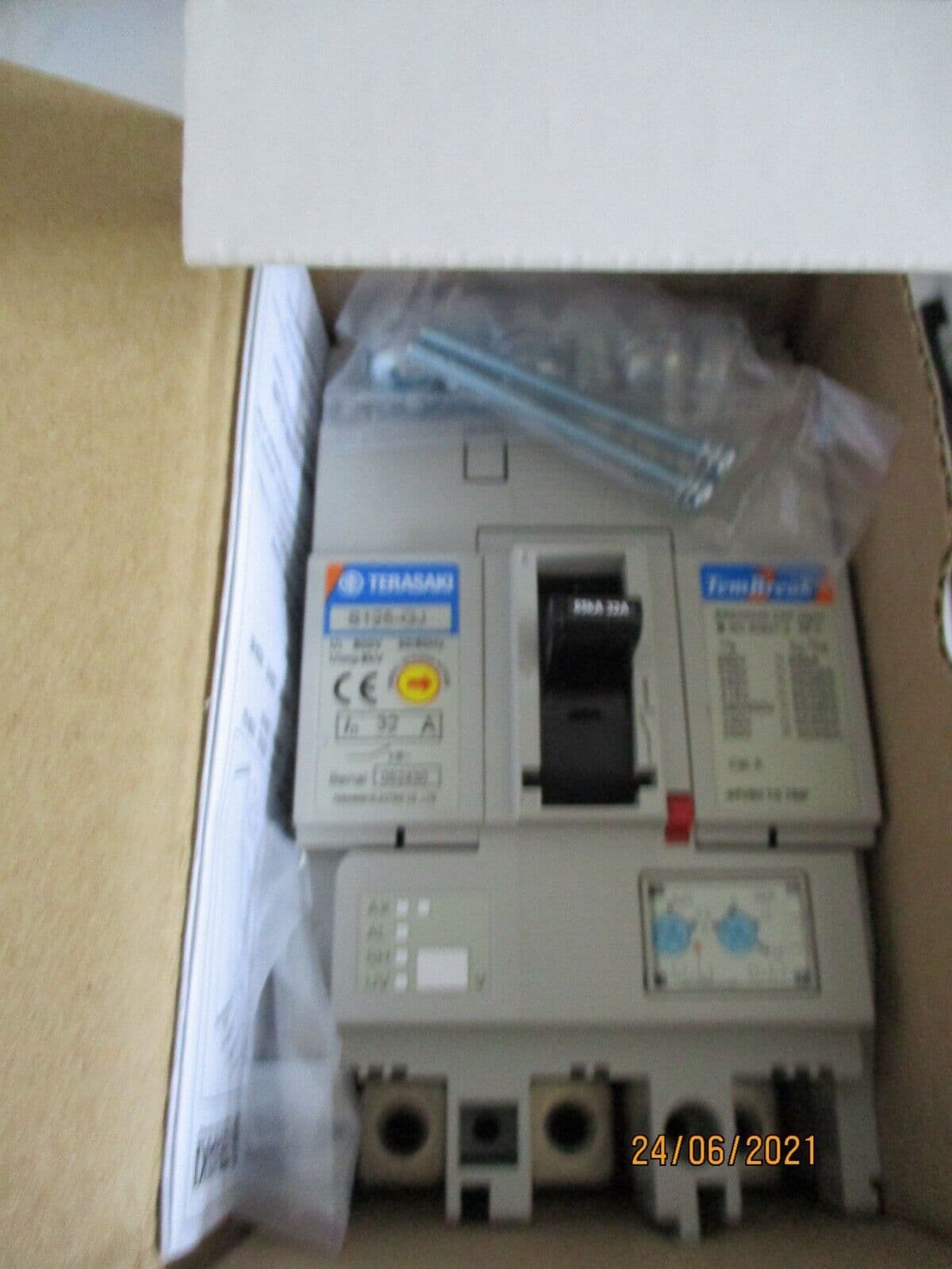 TERASAKI TEMBREAK S125-GJ 32 AMP 3 POLE MCCB CIRCUIT BREAKER