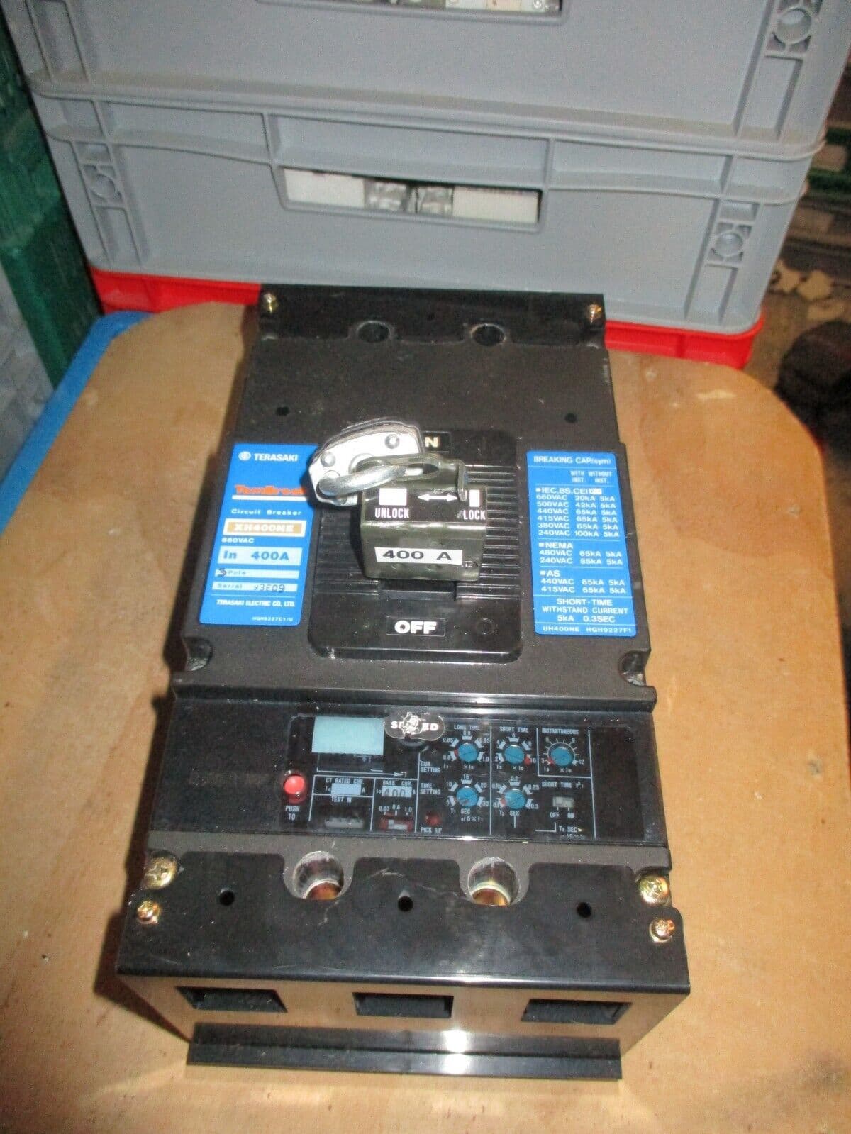 TERASAKI TEMBREAK XH400NE 400 AMP 3 POLE MCCB CIRCUIT BREAKER