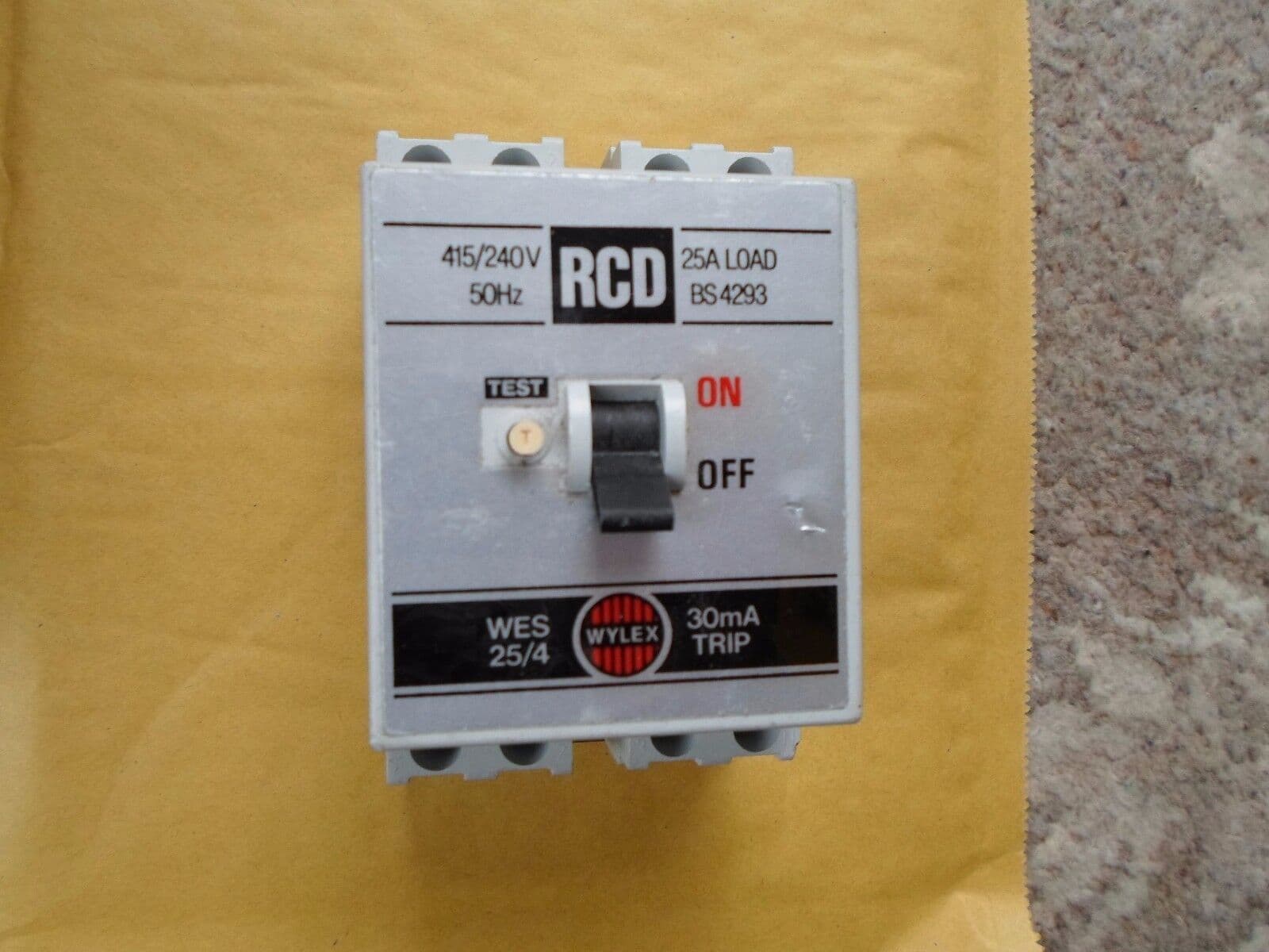 WYLEX 25 AMP 30mA WES25/4 BS4293 RCD CIRCUIT BREAKER