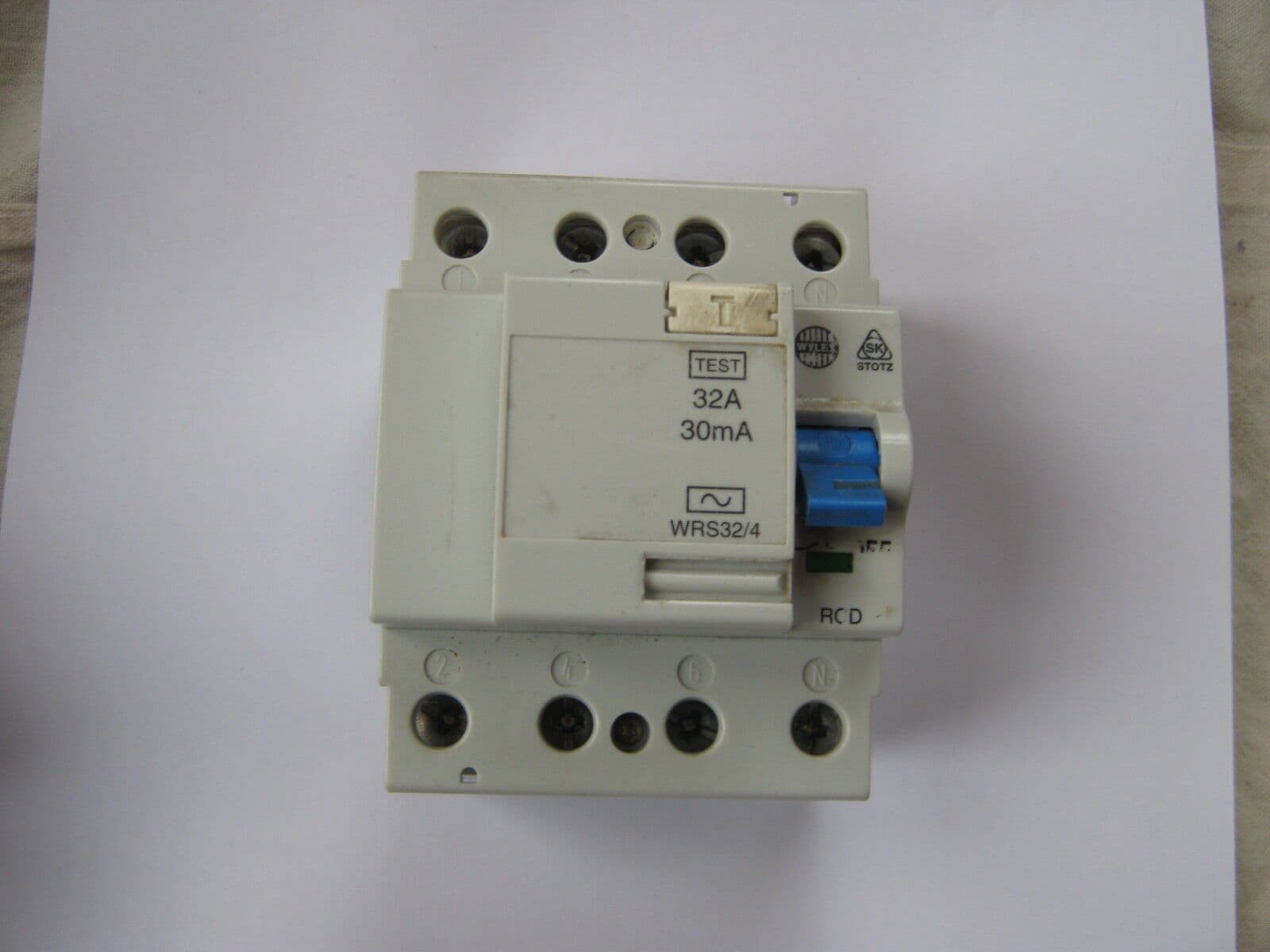WYLEX STOTZ 32 AMP 30mA WRS32/4 RCD CIRCUIT BREAKER