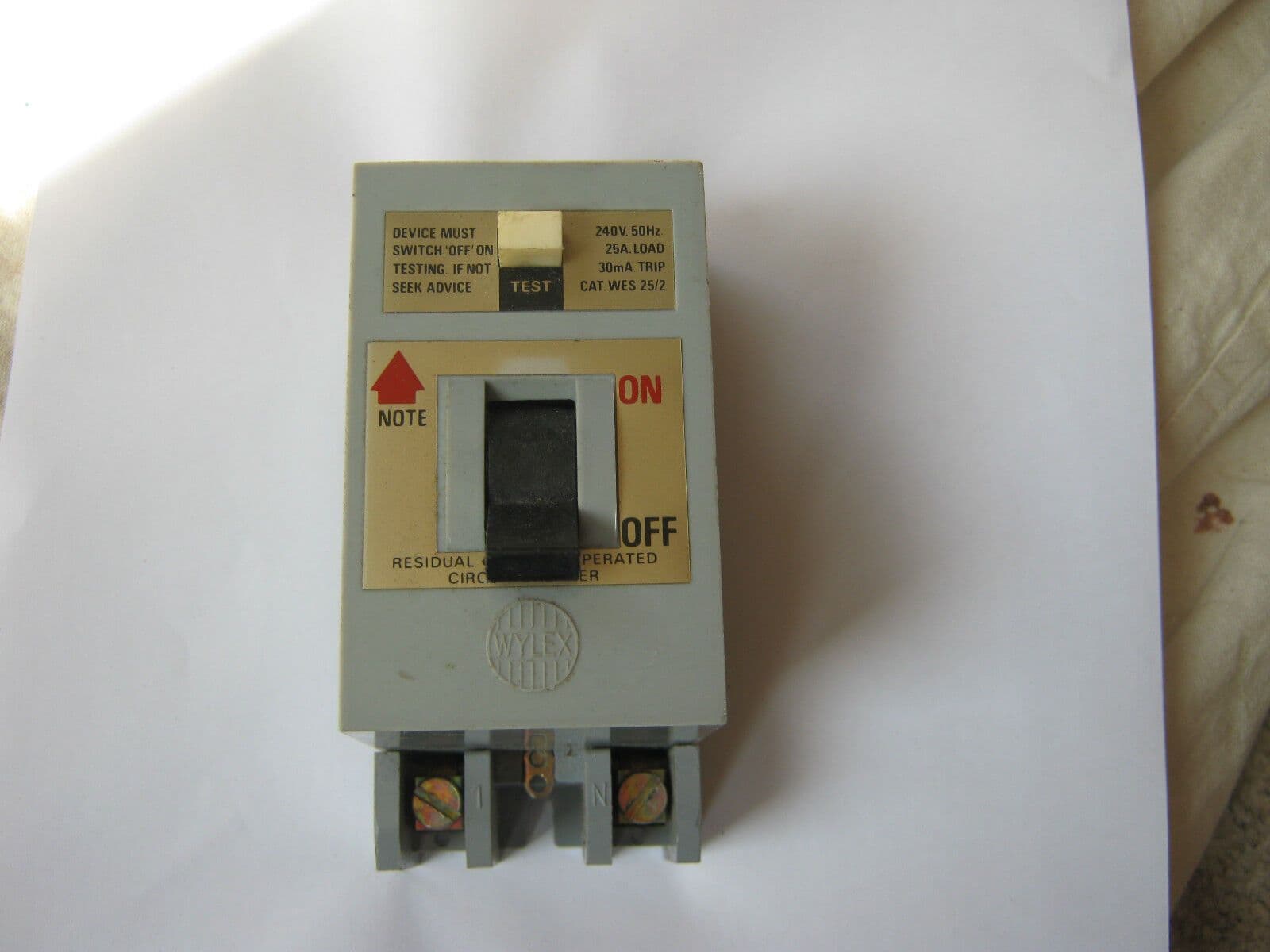 WYLEX WES 25/2 25 AMP 30mA 2 POLE BS 4293 RCD CIRCUIT BREAKER