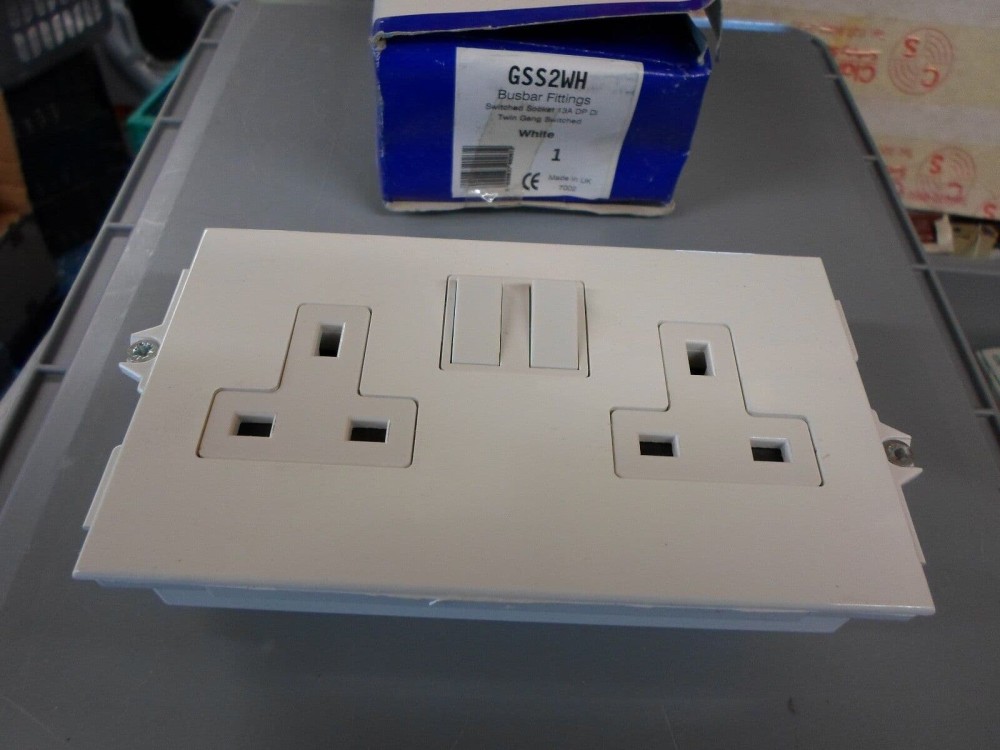 MARSHALL TUFFLEX 13 AMP DOUBLE POLE SWITCHED SOCKET GSS2WH