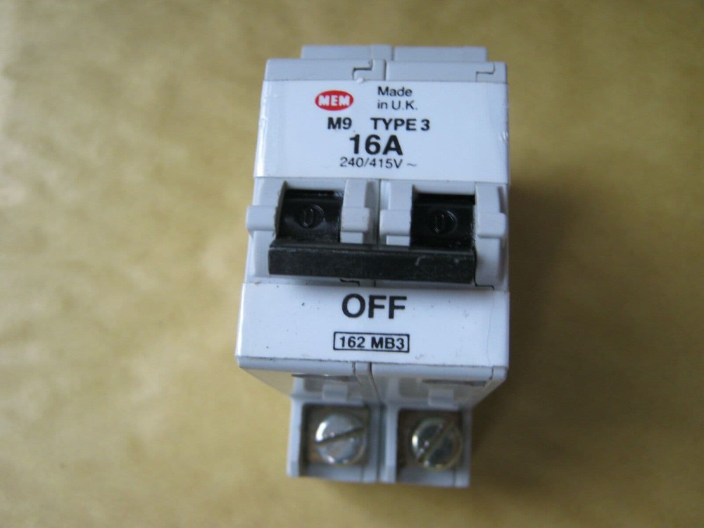 MEM 20 AMP TYPE 3 M9 202MB3 DOUBLE POLE MCB CIRCUIT BREAKER