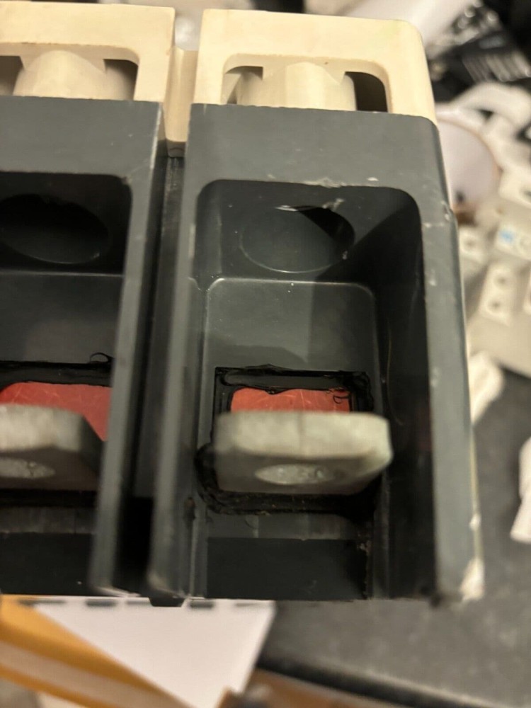 MEM MEMSHIELD 2 400 AMP GLS3400AAM TRIPLE POLE MCCB CIRCUIT BREAKER NOTES