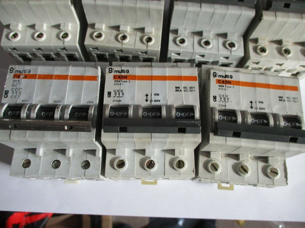 MERLIN GERIN C45N 5 10 15 20 25 32 40 45 50 63 AMP TYPE 2 TRIPLE POLE MCBS
