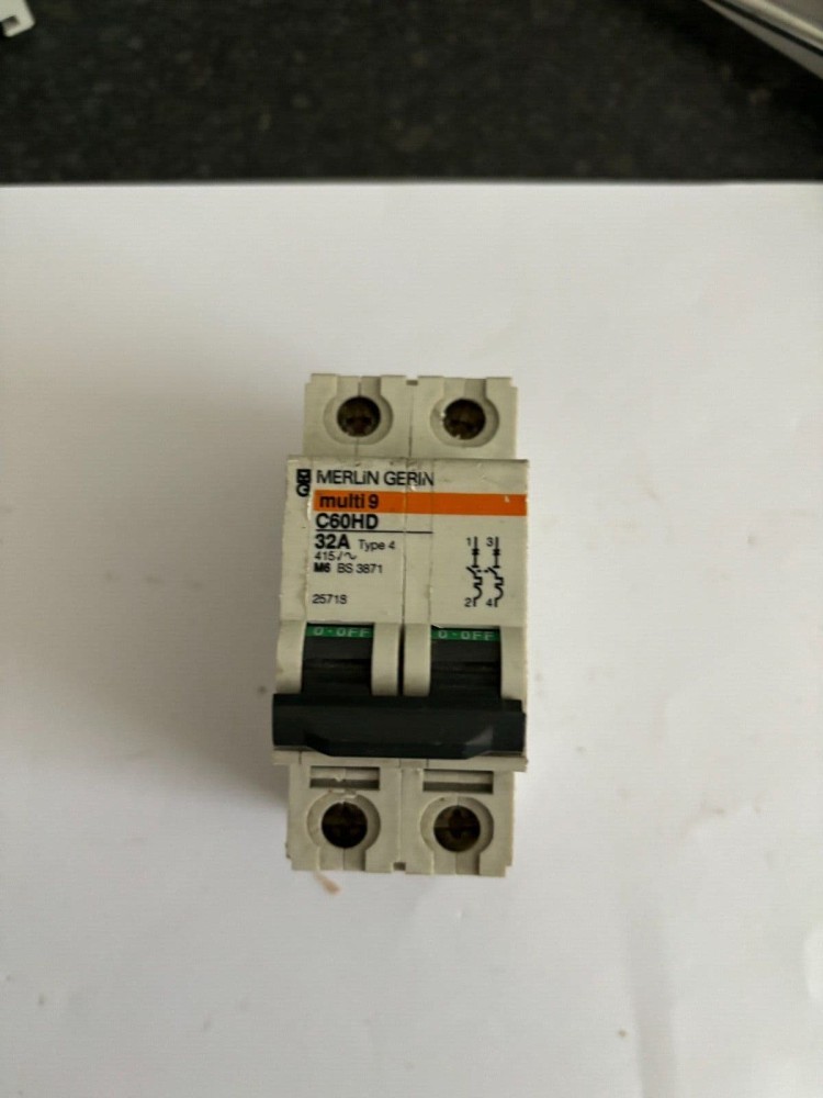 MERLIN GERIN C60N C6 6AMP 6KA 24335 DOUBLE POLE MCB CIRCUIT BREAKER