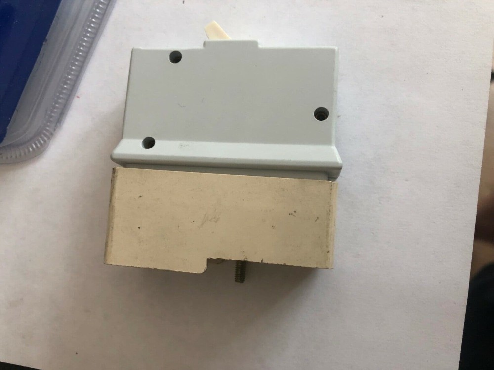 NEW GE MINI TRIP B5 5A 5 AMP PLUG IN MCB WITH OR WITHOUT BASE SHIELD SMT5